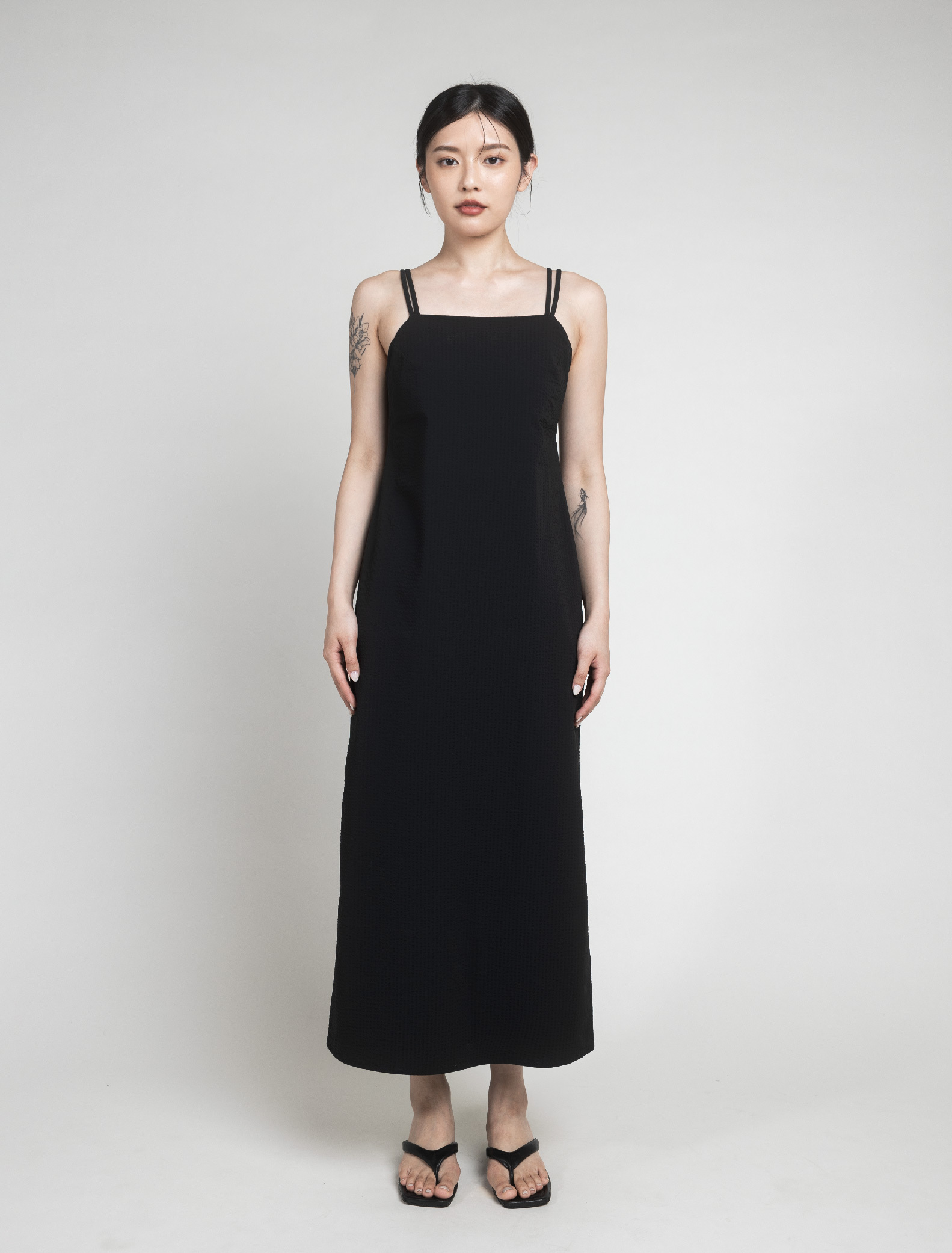 Black 經典黑 / 泡泡紗 度假修身 Bra 長洋裝｜TIMU AQUA