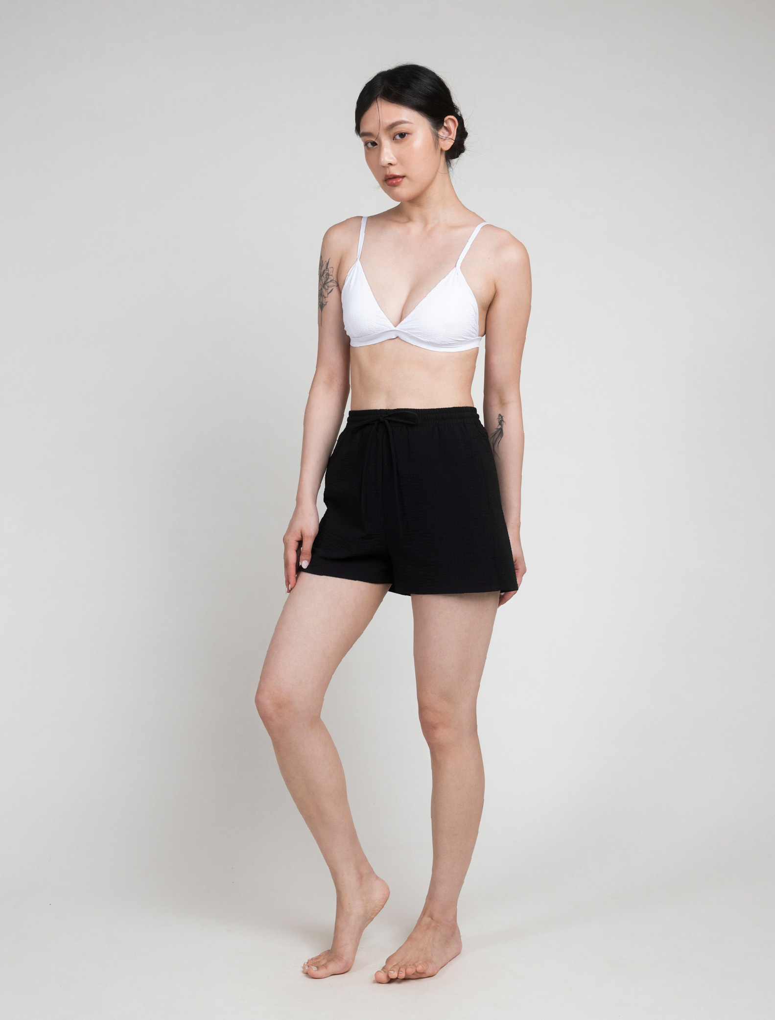 Black 經典黑 / 女款泡泡紗 度假短褲｜TIMU AQUA