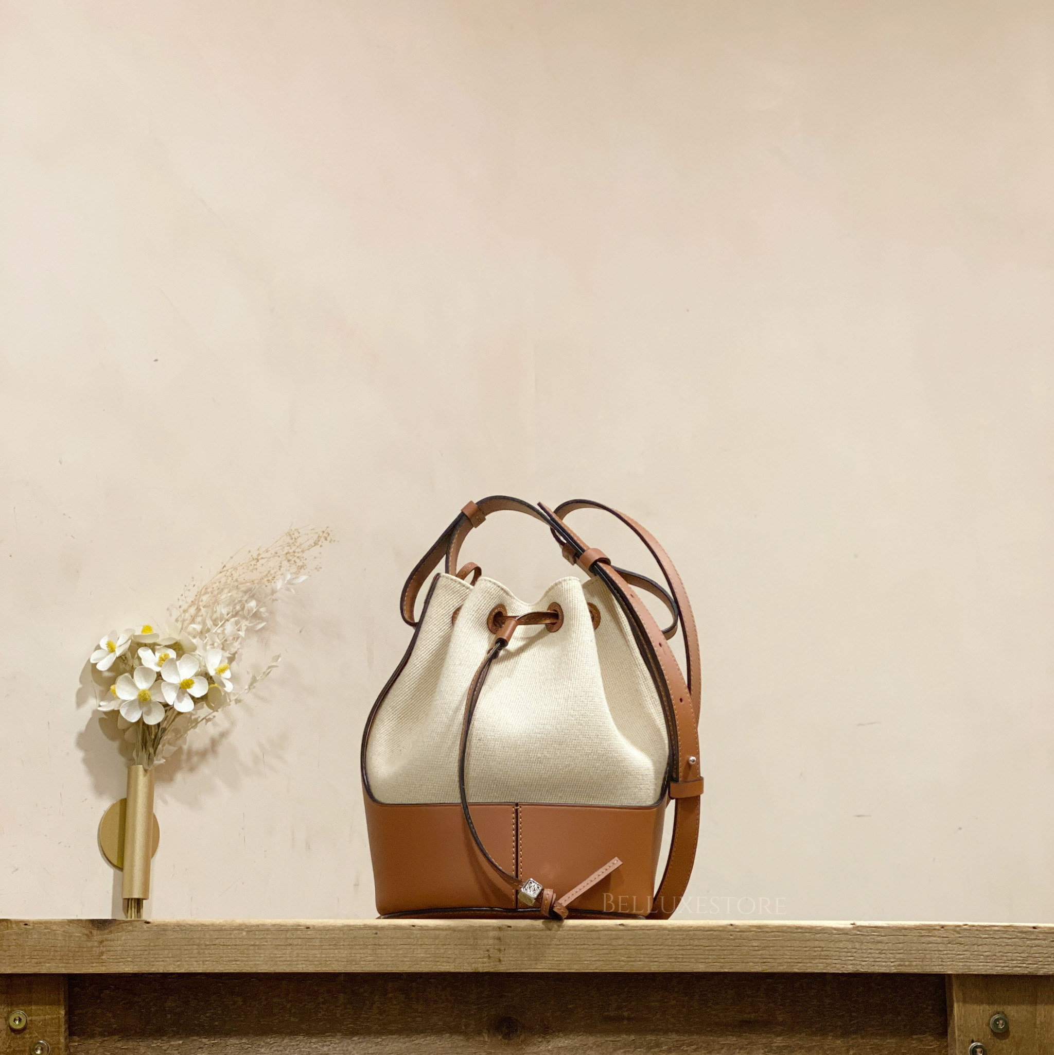 [Pre-owned] Loewe balloon canvas Natural/ tan