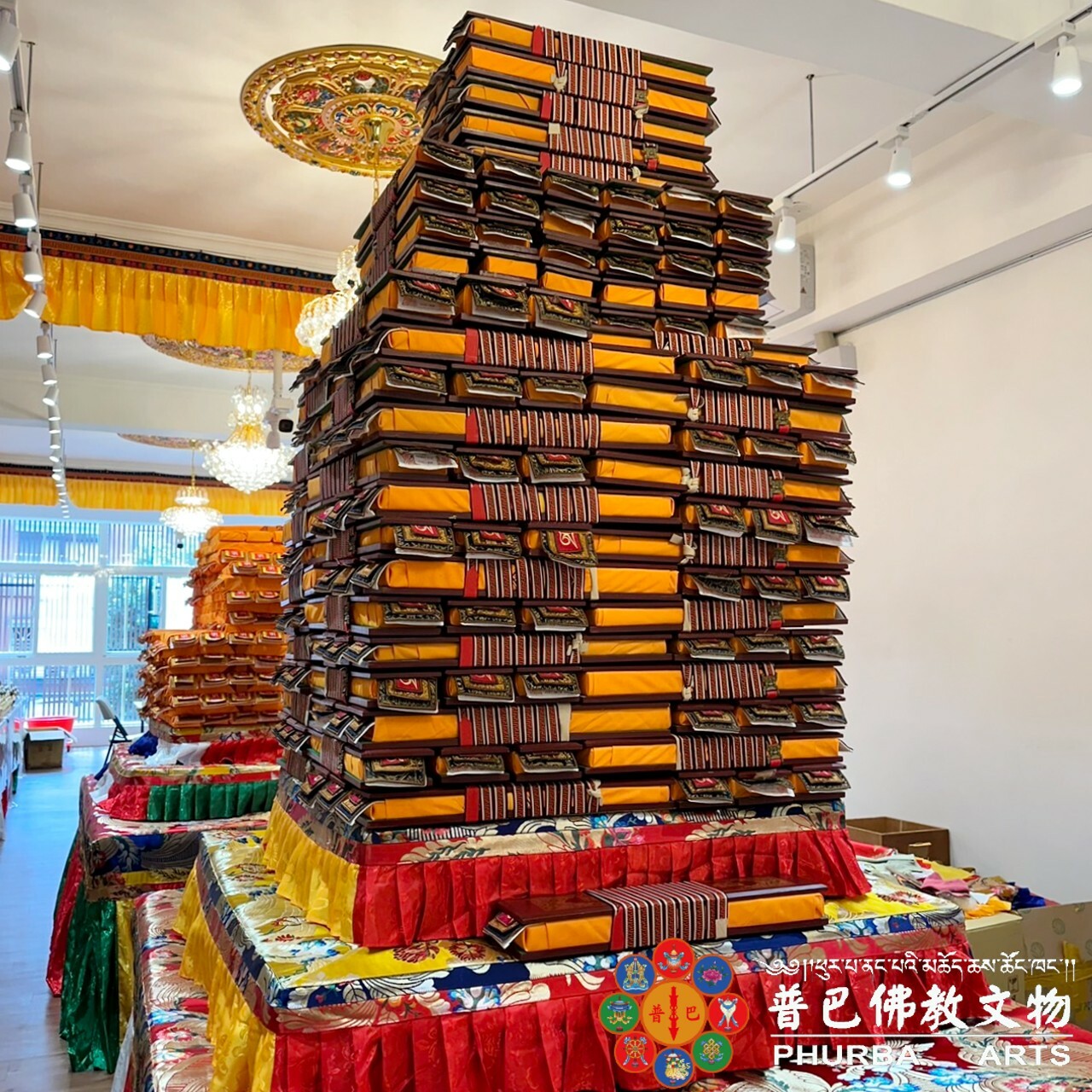 Tengyur 大藏經-丹珠爾一套213本含松木經書夾與天鐵經書綁帶(大)