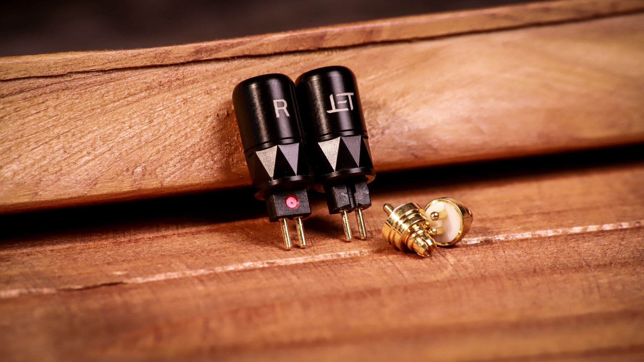 Eletech Versa™ 可換式耳機插針模組