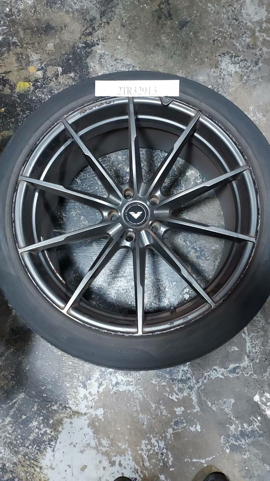 second Hand - 19-inche BMW wheel and tire set