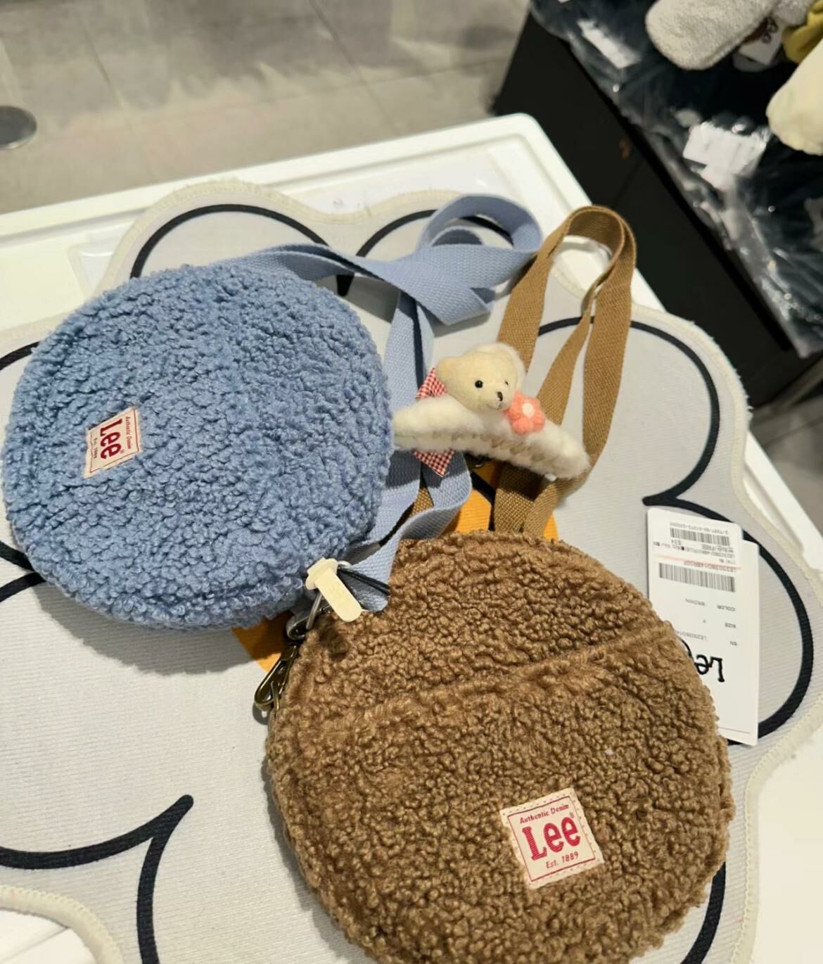 LEE BOA SHOUDLER BAG