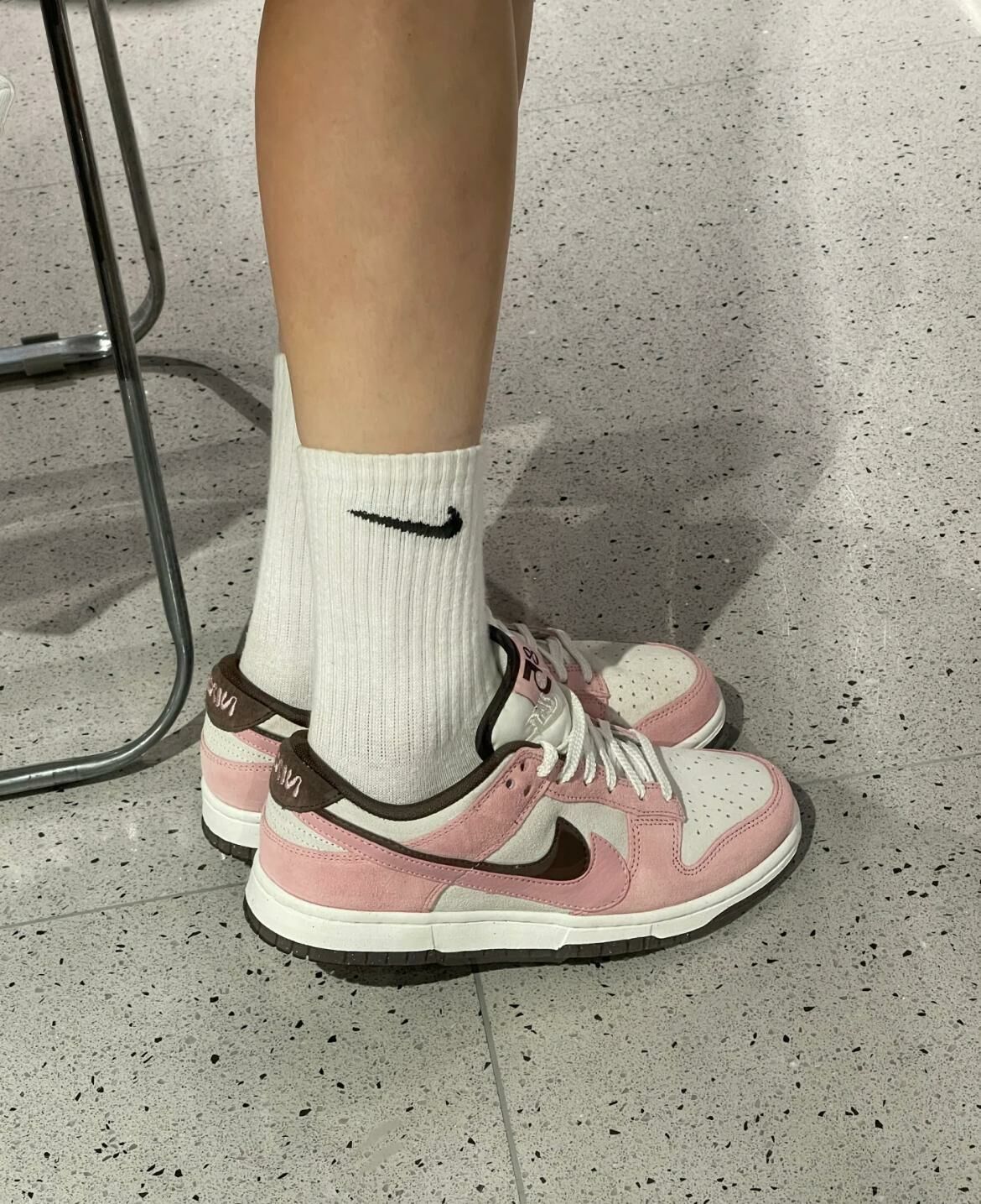 NIKE DUNK LOW "PINK CHOCO"