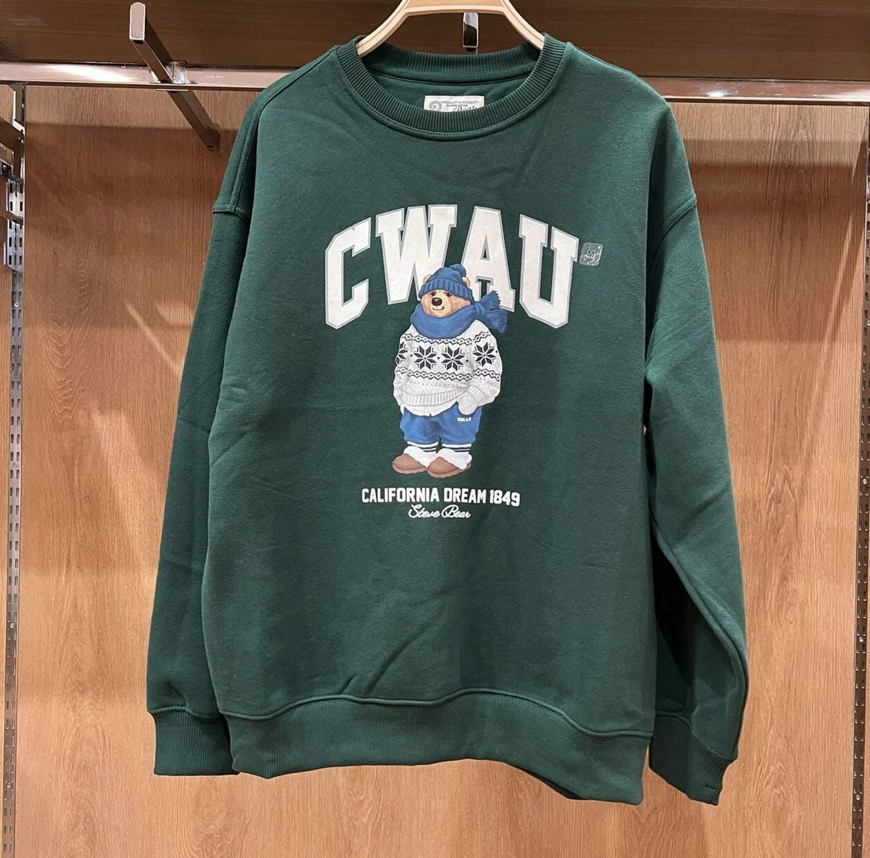 AR58 白字CWAU 頸巾冷帽 BEAR 衛衣 綠色 $289
