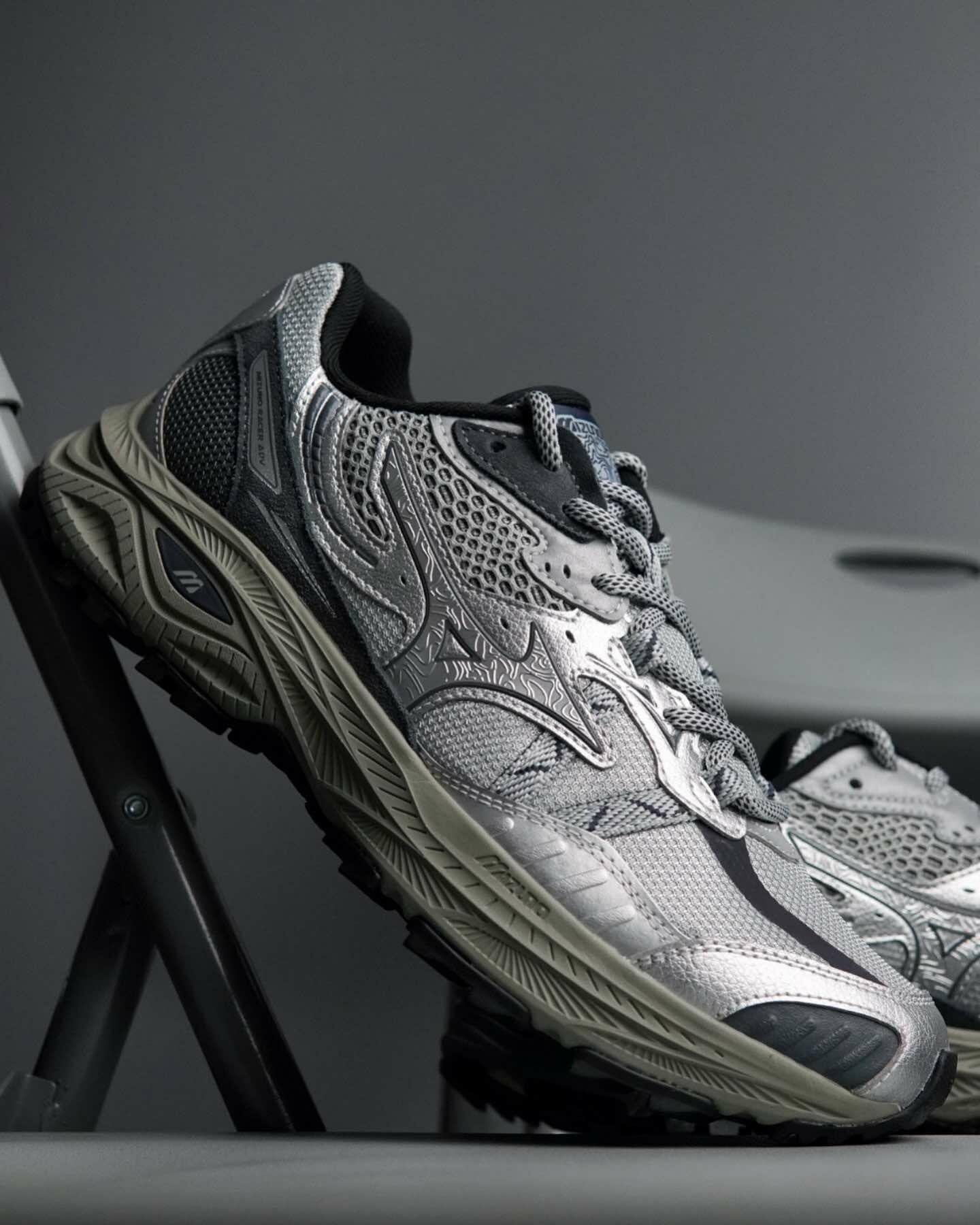 MIZUNO RACER ADVENTURE 灰 D1GH241202