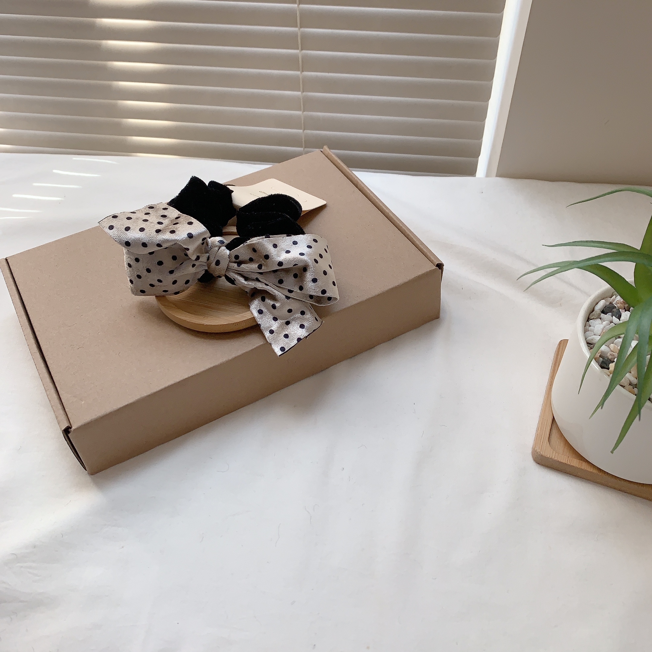 HELLO MILK TEE- 84094 波點髮圈