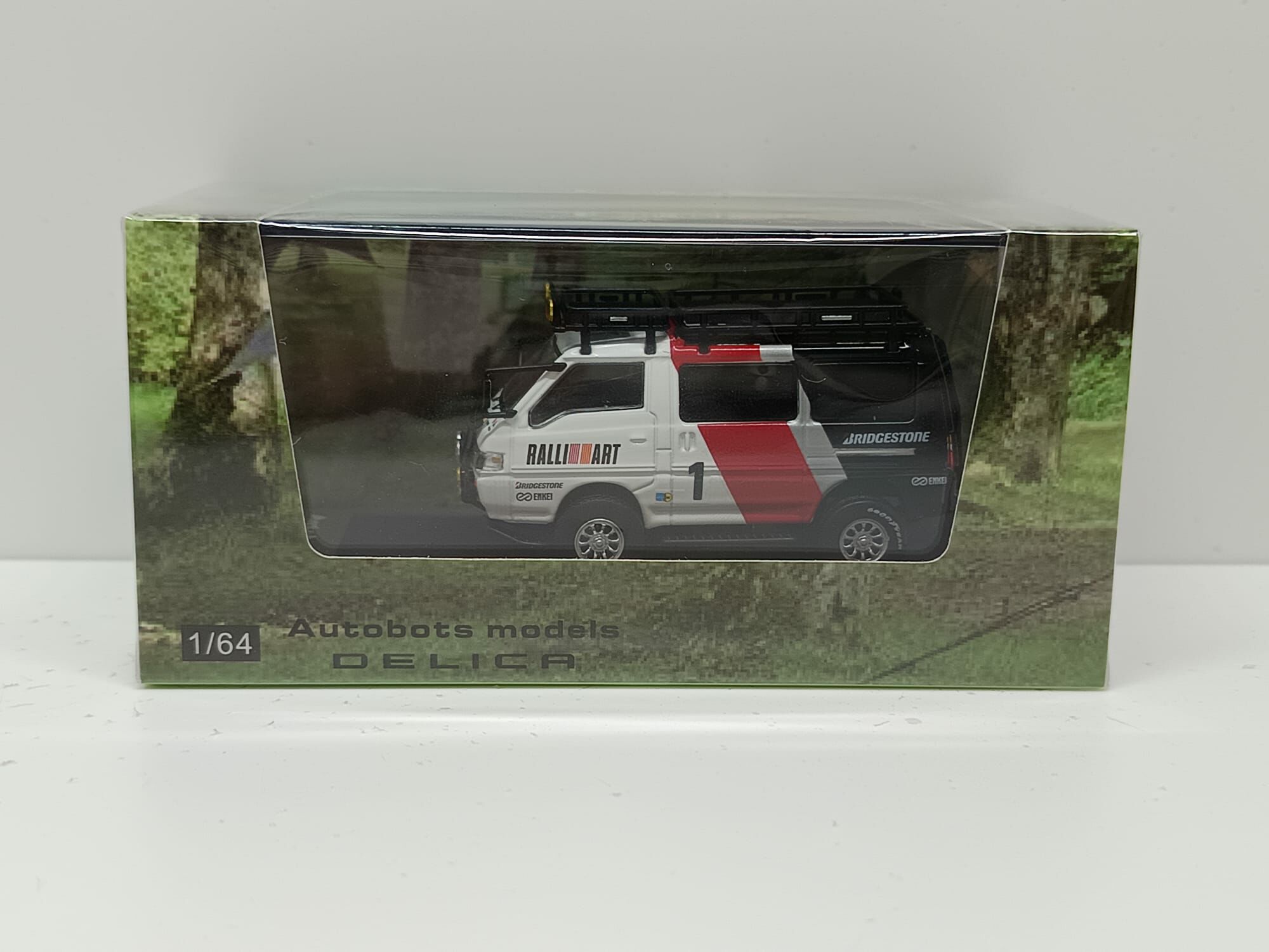 AUTOBOTS MODELS MITSUBISHI DELICA RALLIART #1