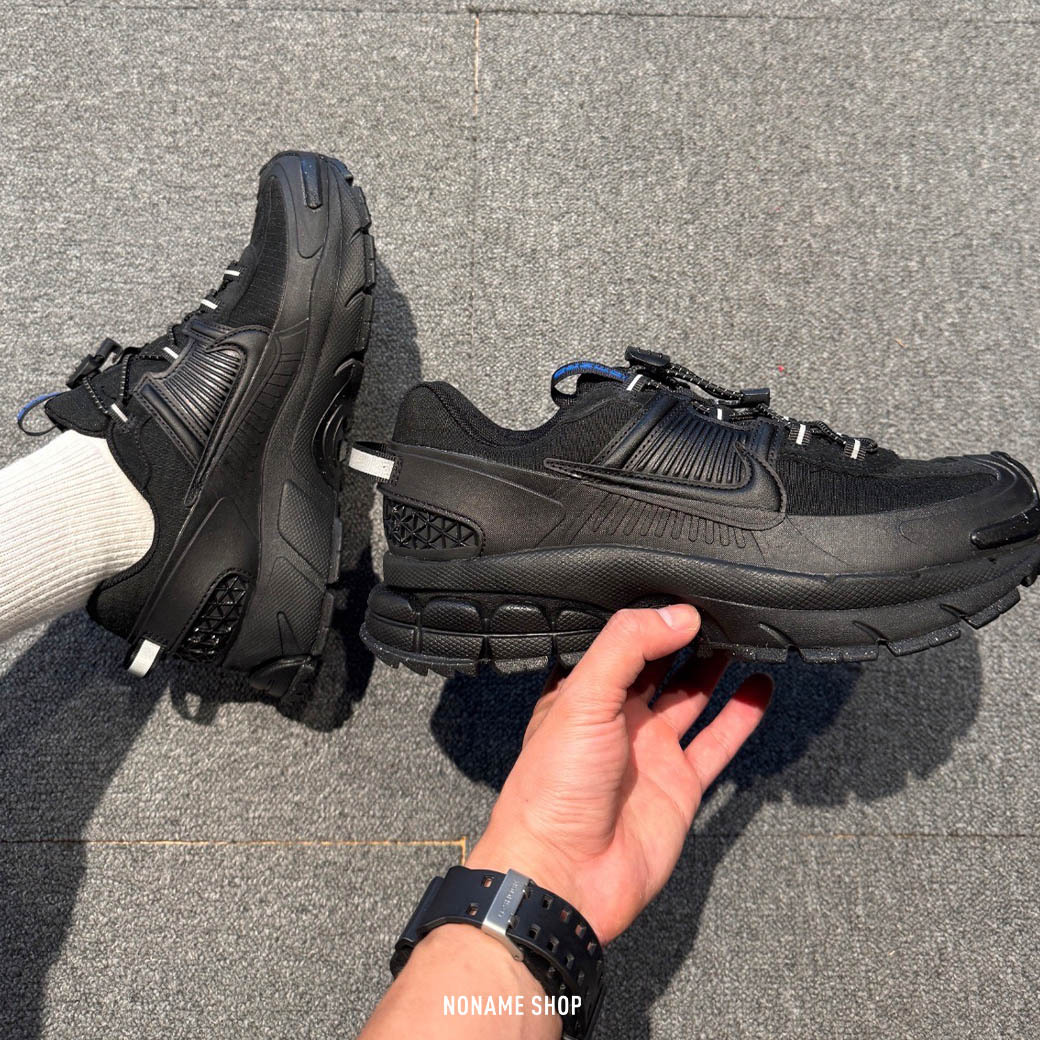 NIKE ZOOM VOMERO 5 ROAM 防撕裂防水栓扣式鞋帶全黑(男款) NIKE ZOOM VOMERO 5 ROAM 防撕裂防水栓扣式鞋帶全黑(男款)