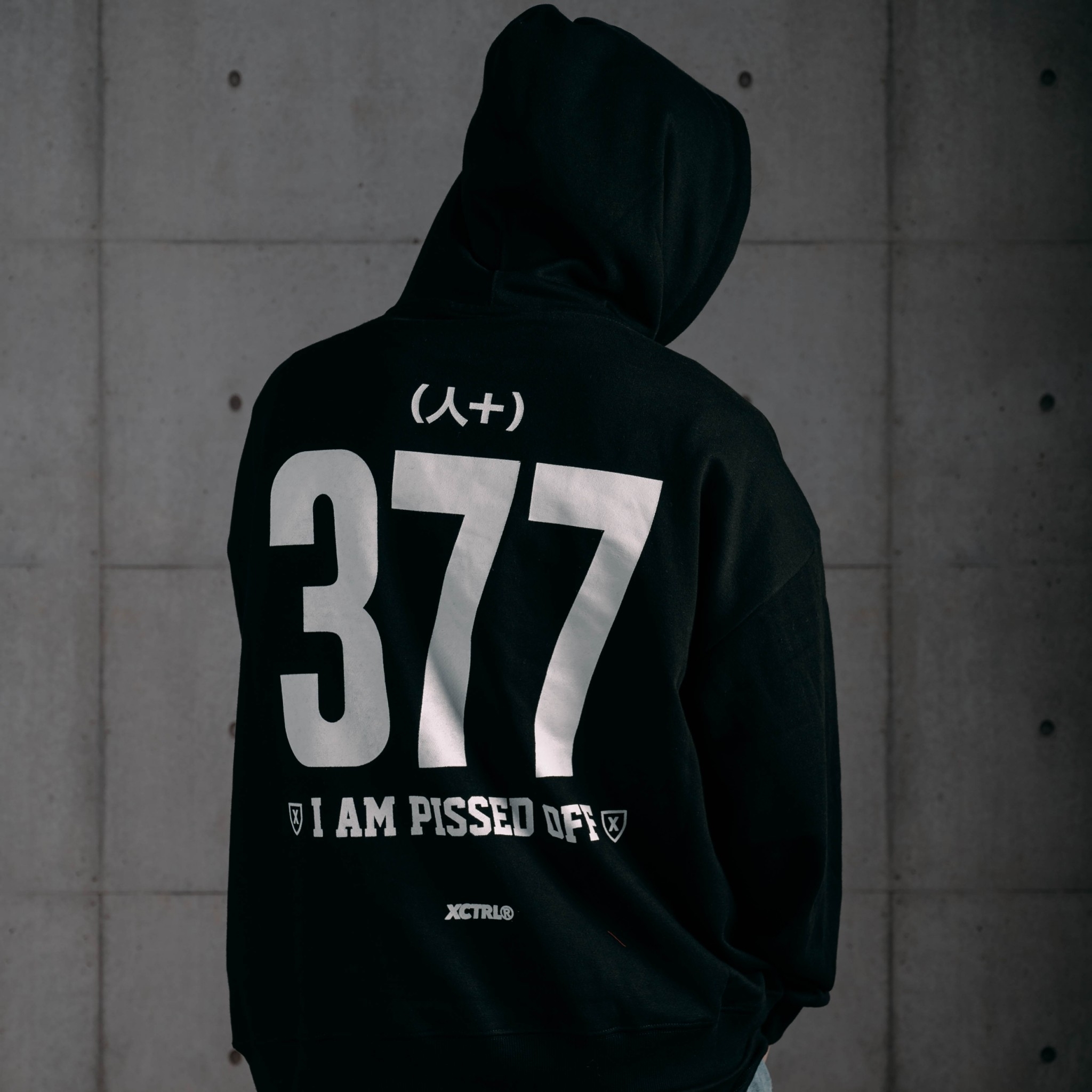 XCTRL 暴怒青年寬版帽T-黑