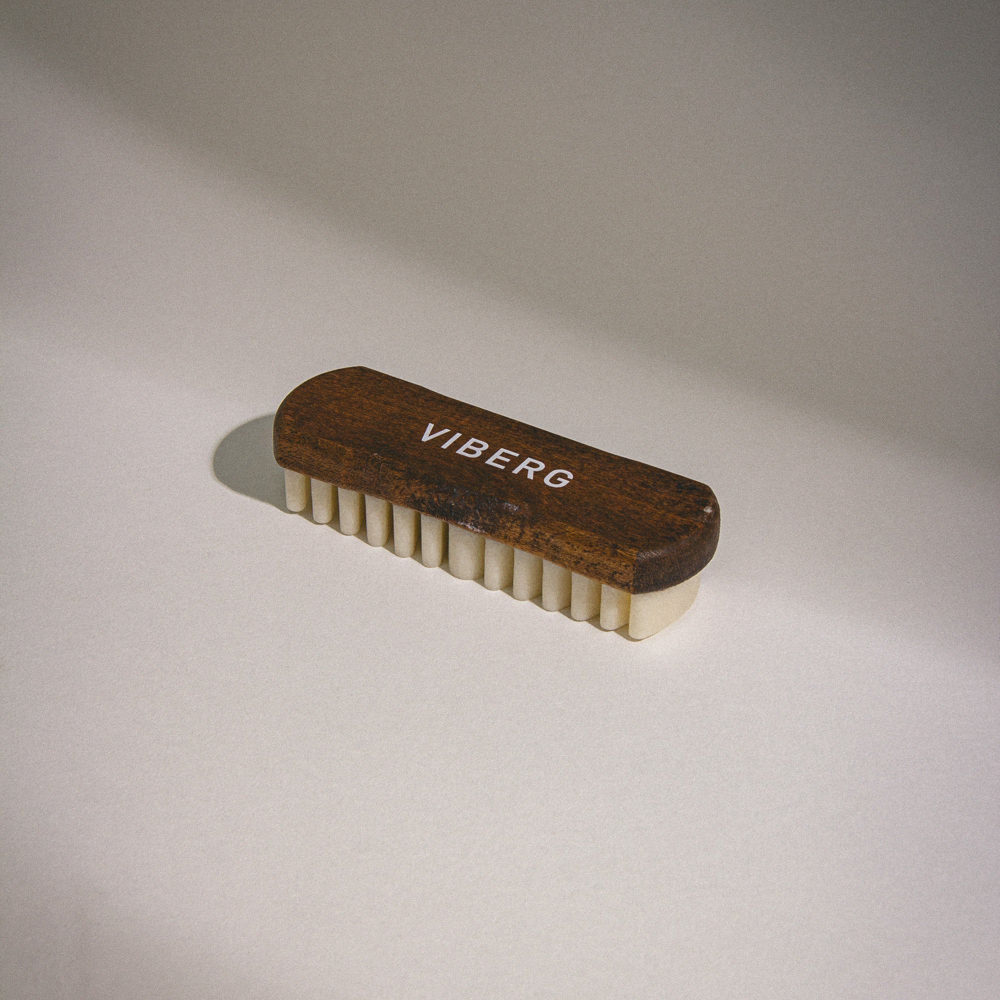 Viberg - Brush With Brass Bristles