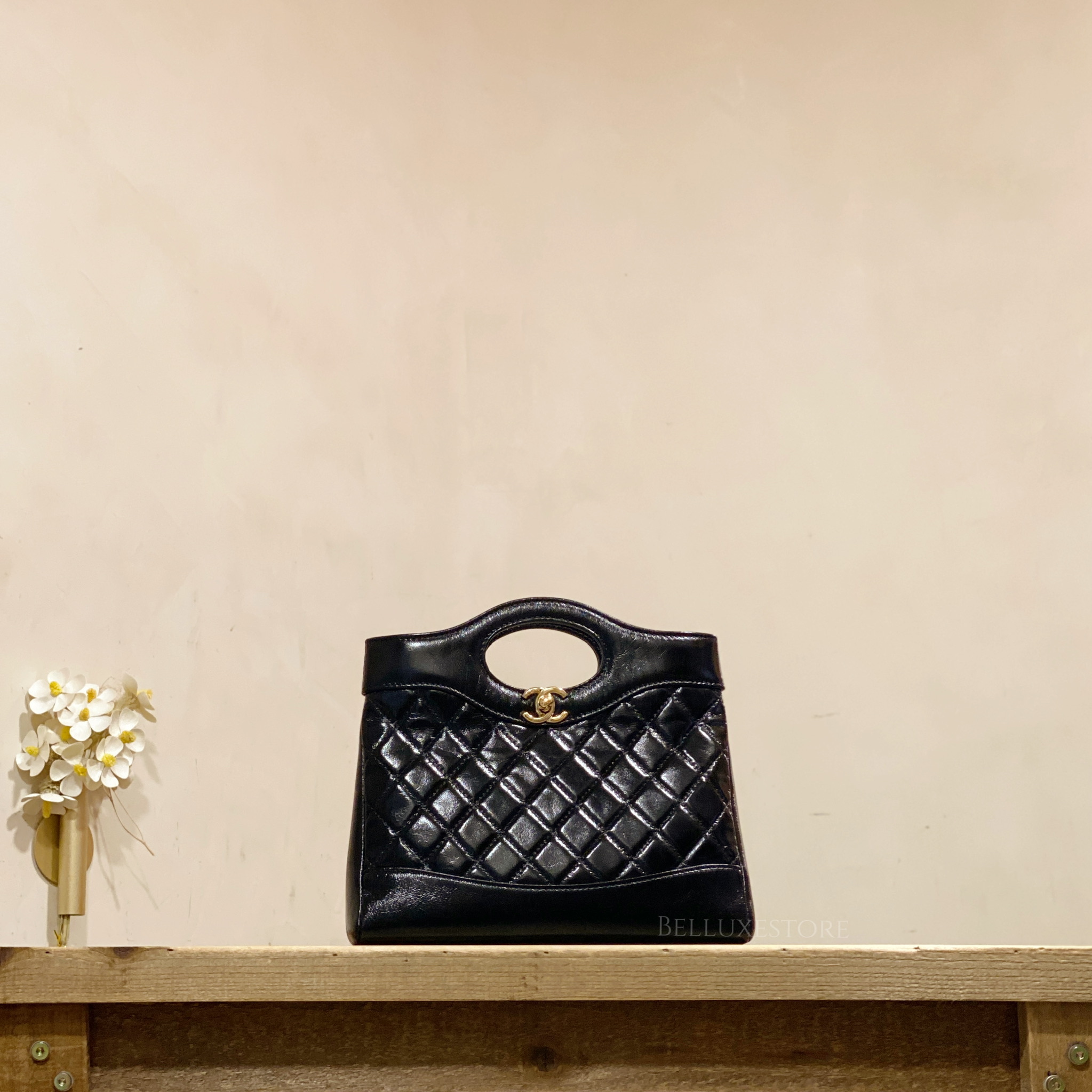 [Pre-owned] Chanel mini 31 lambskin black/ gold