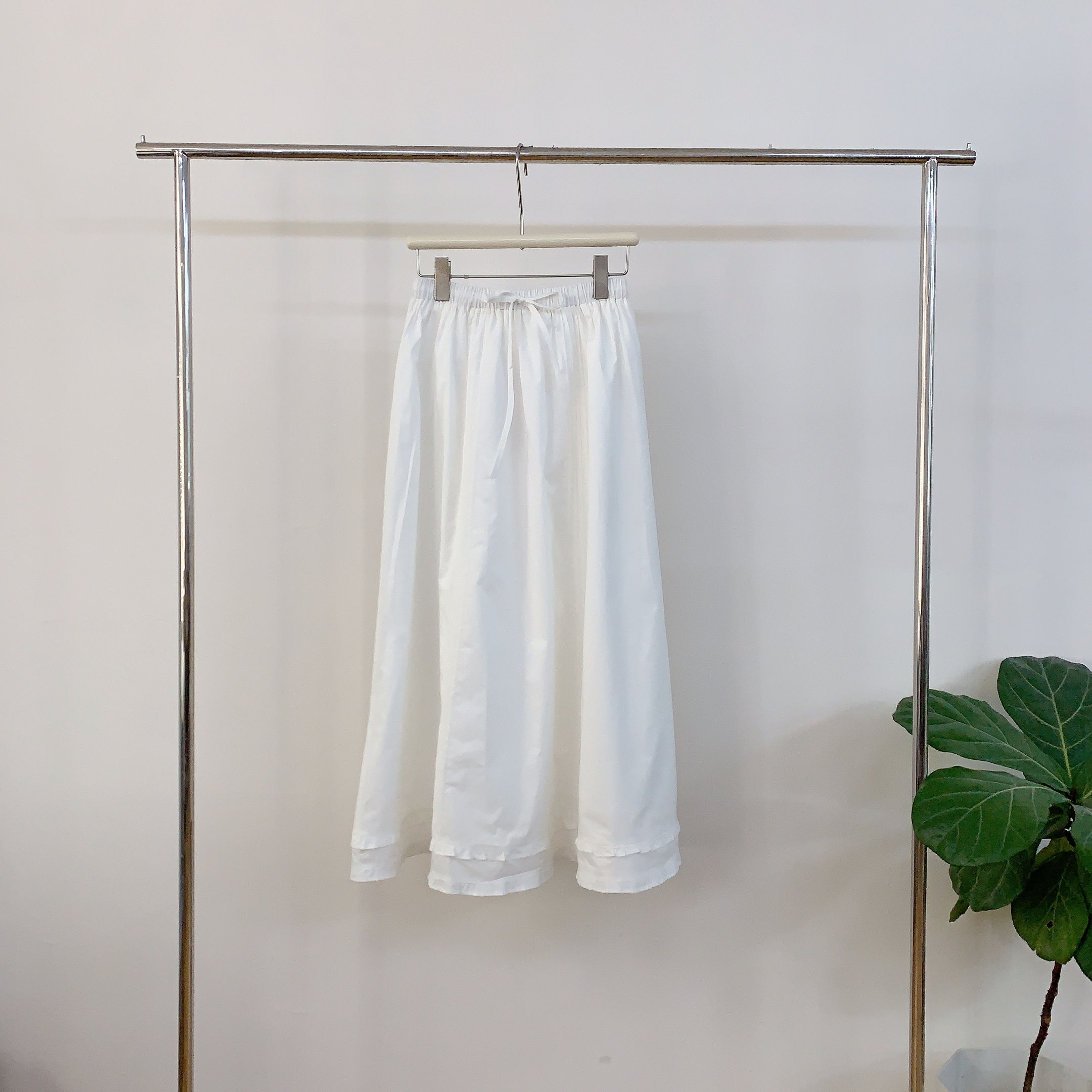 HELLO MILK TEE- 84399 壓褶半裙