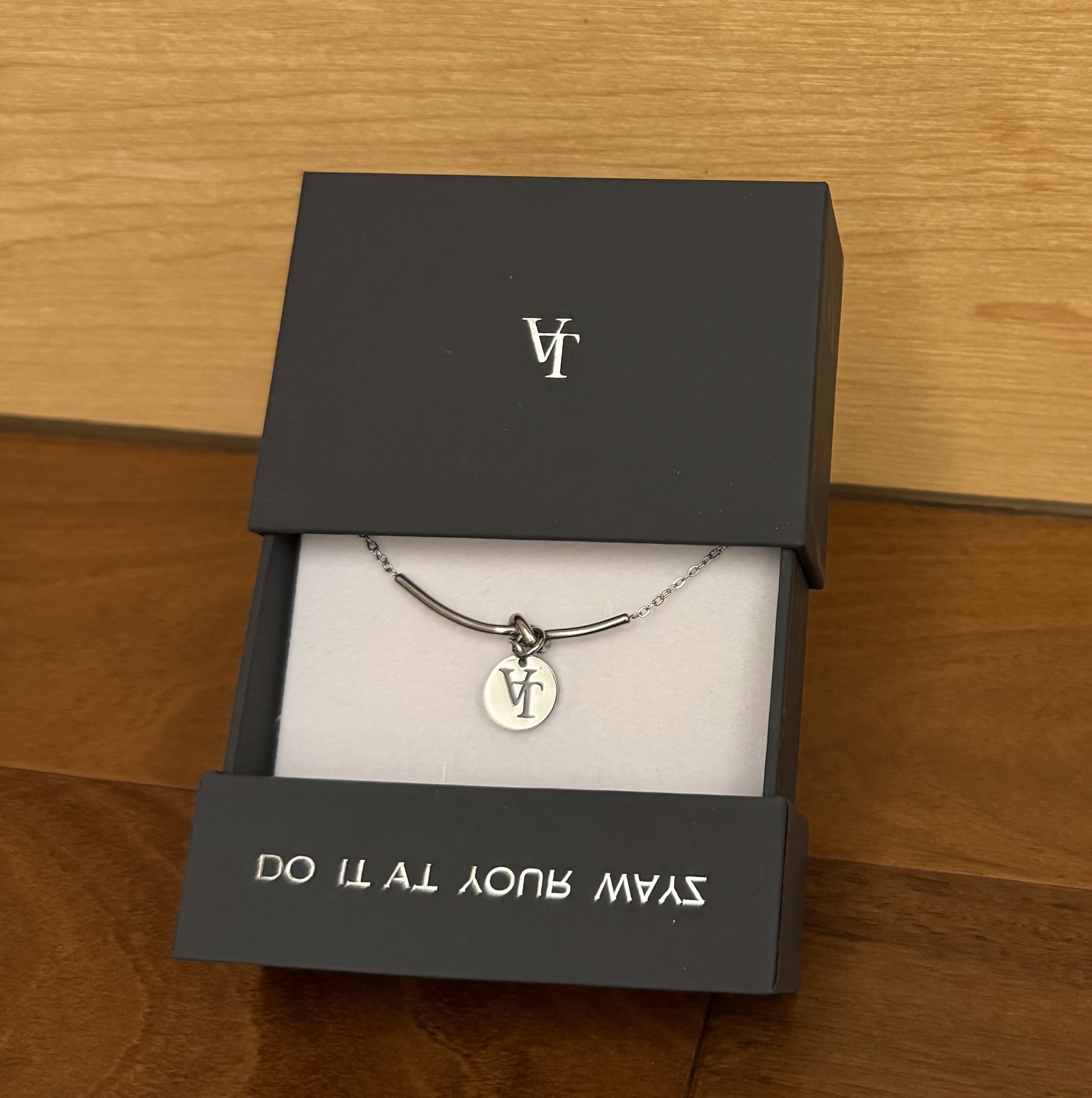 ⱯT wayz LOGO 手鍊