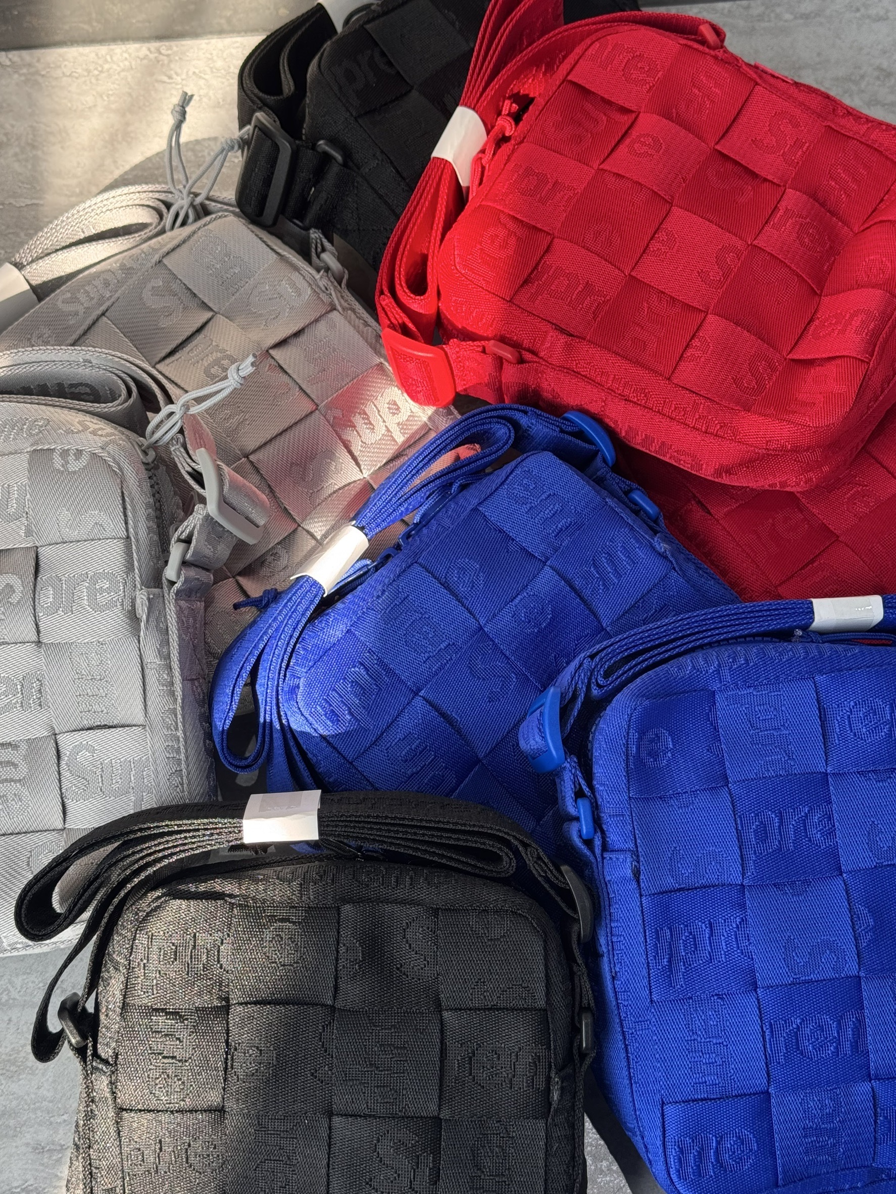 Supreme Woven 滿版Logo 編織肩背包