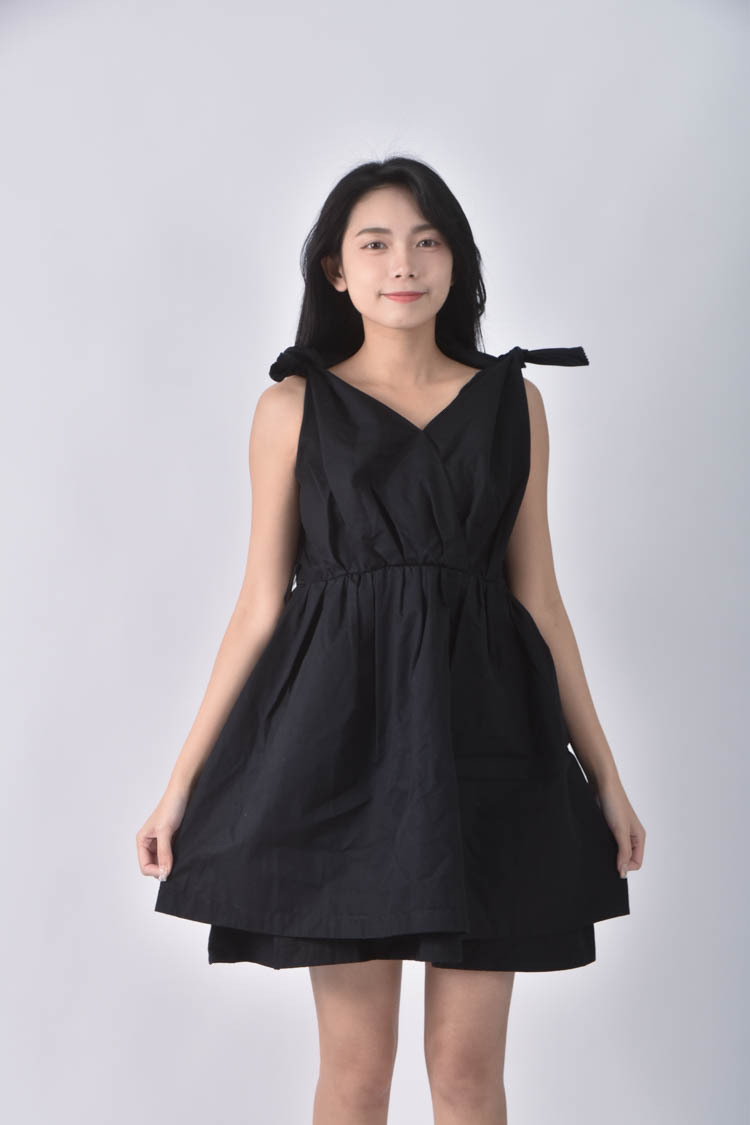 二拾衫-(S) iroo不規則黑色洋裝二手衣｜30日無條件退貨