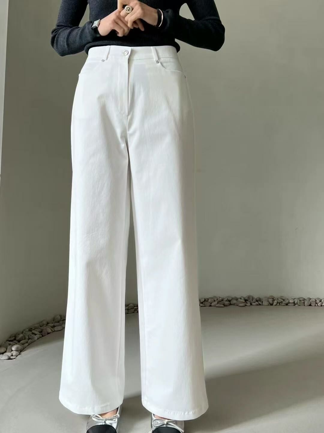 DE Straight Fit Pants