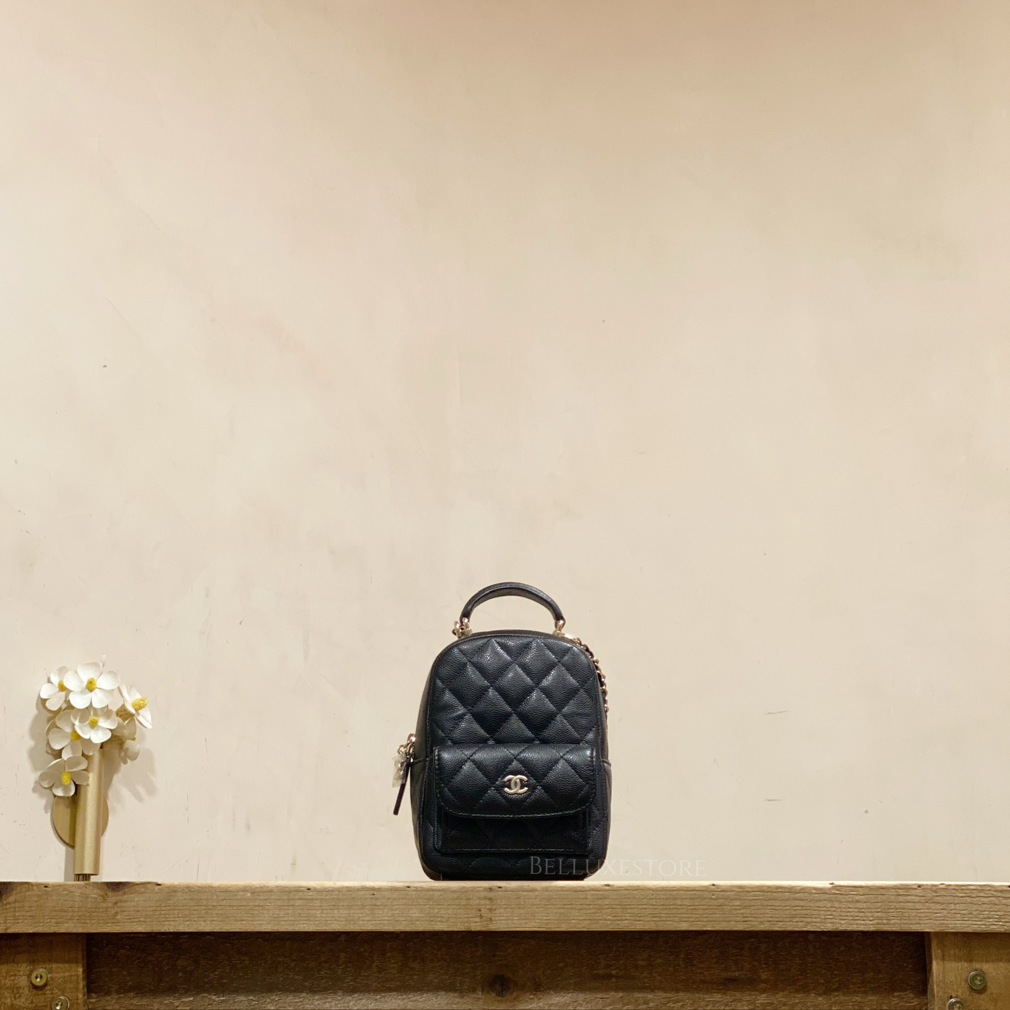 [pre-owned] Chanel mini backpack caviar black/ gold