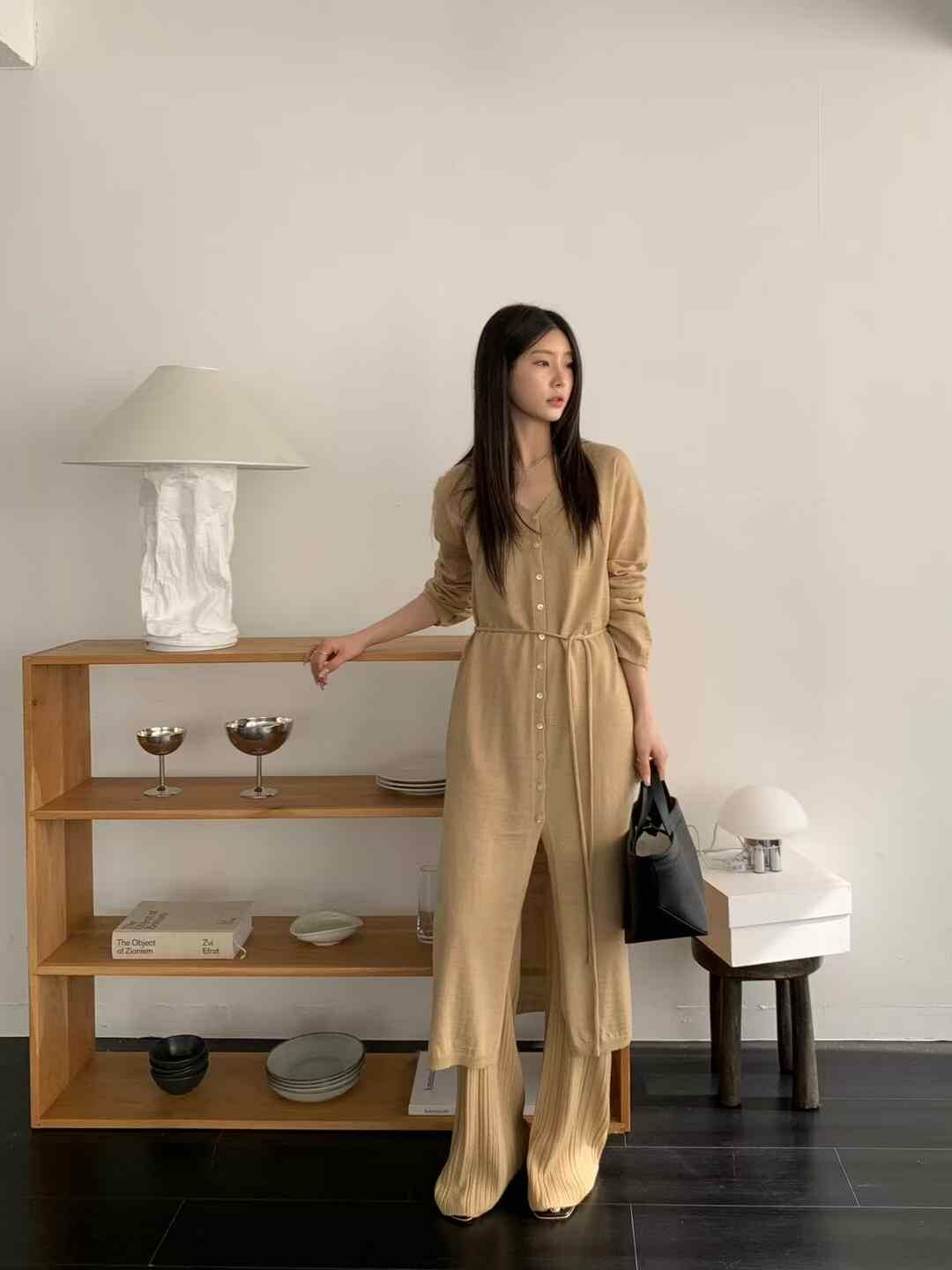 AUBE NUNT 長版V領罩衫（芥末杏/灰）| COGI 職場穿搭第一品牌