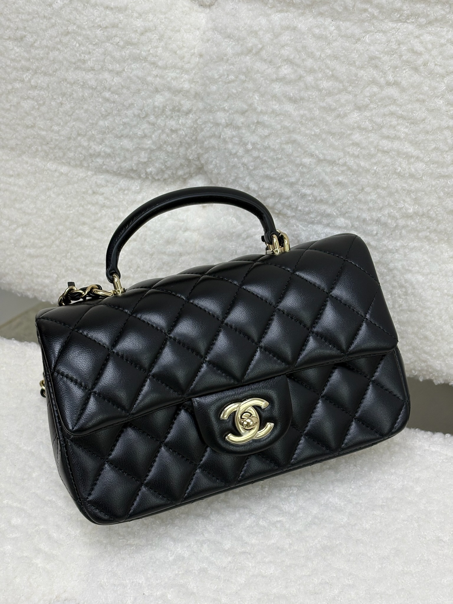 Chanel mini 20 w handle