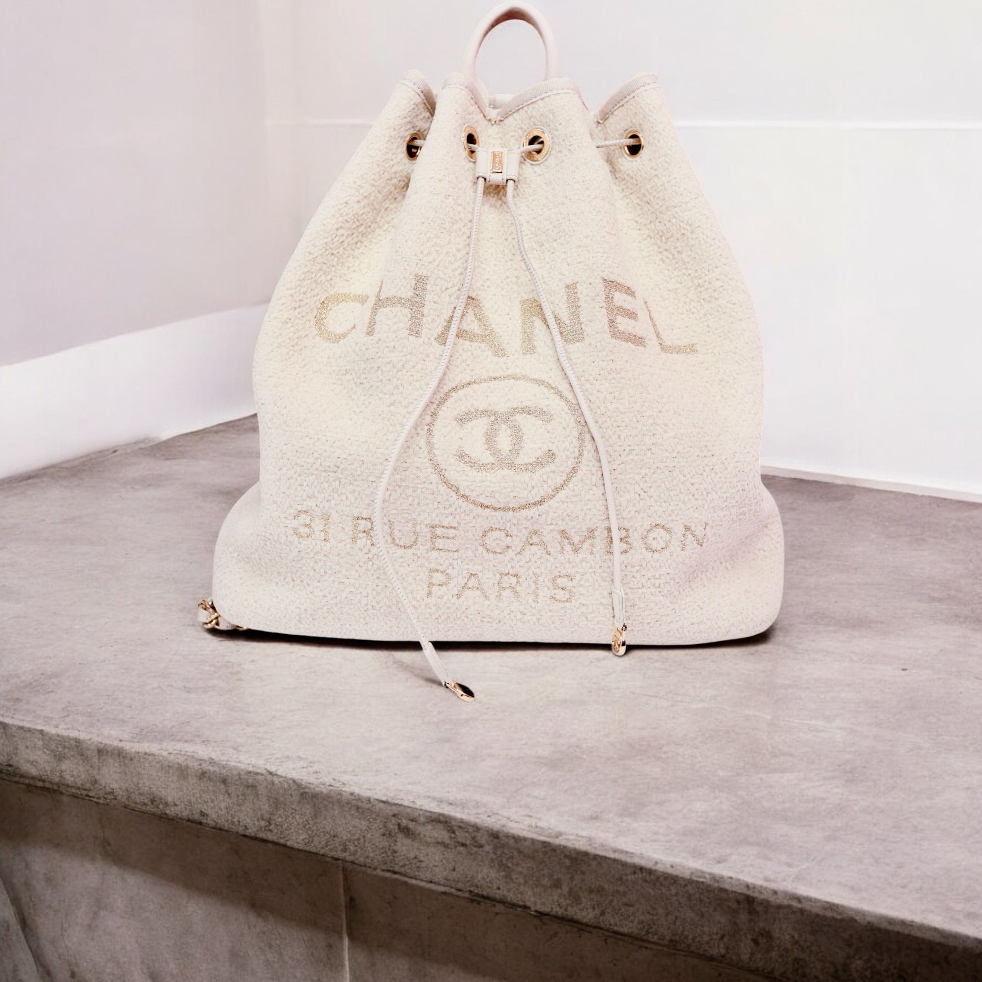 Chanel 象牙白色束口袋 水桶包 背包