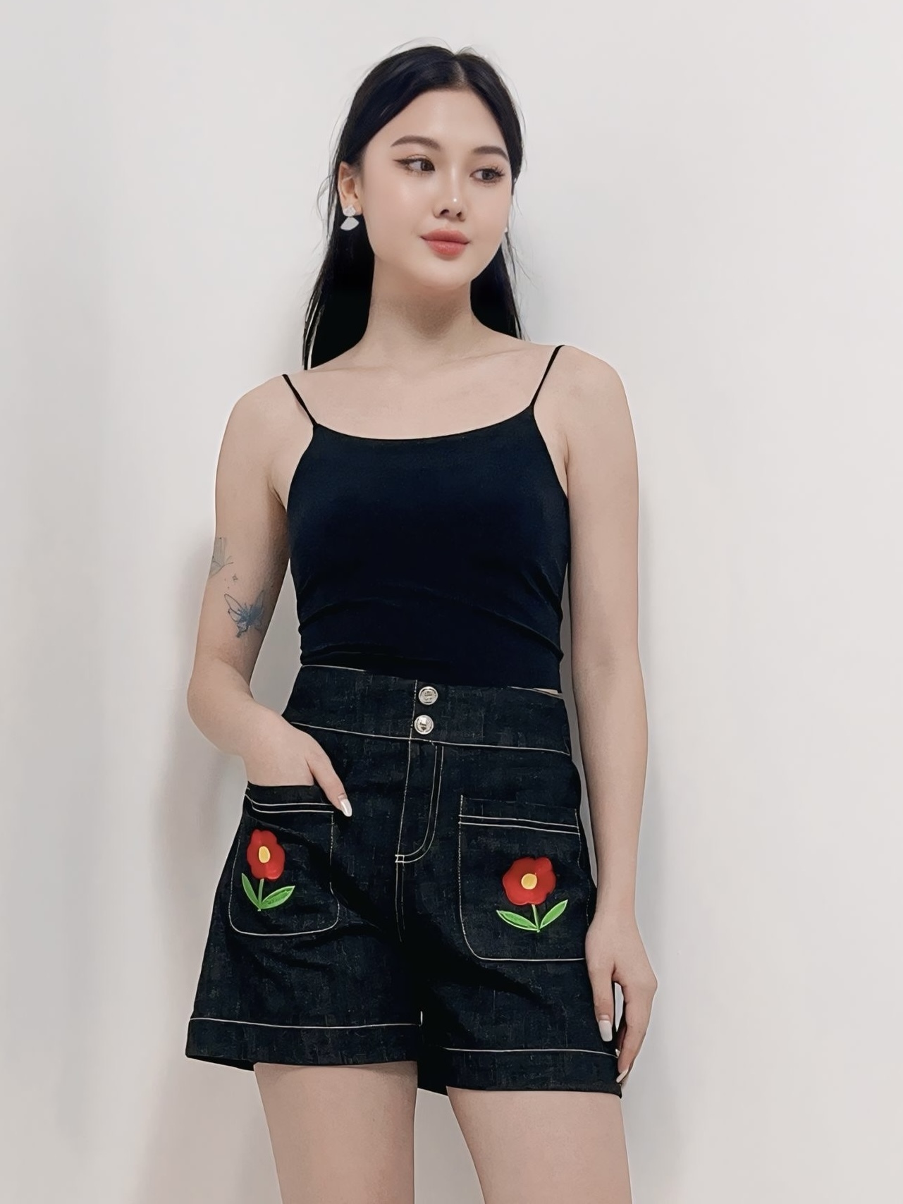 Floral Embroidery Shorts [#1550]