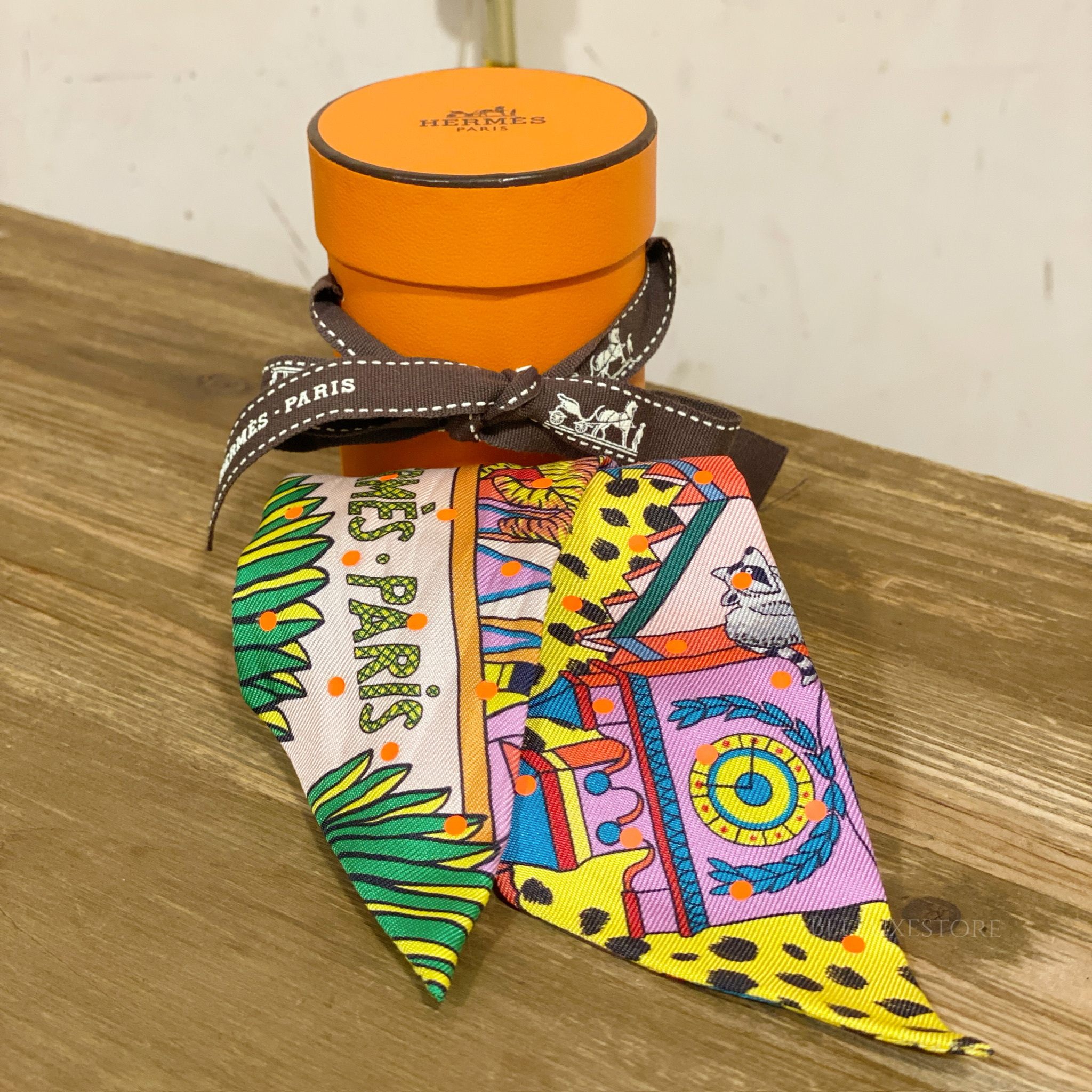 [Pre-owned] Hermes twilly rose/ vert/ orange fluo