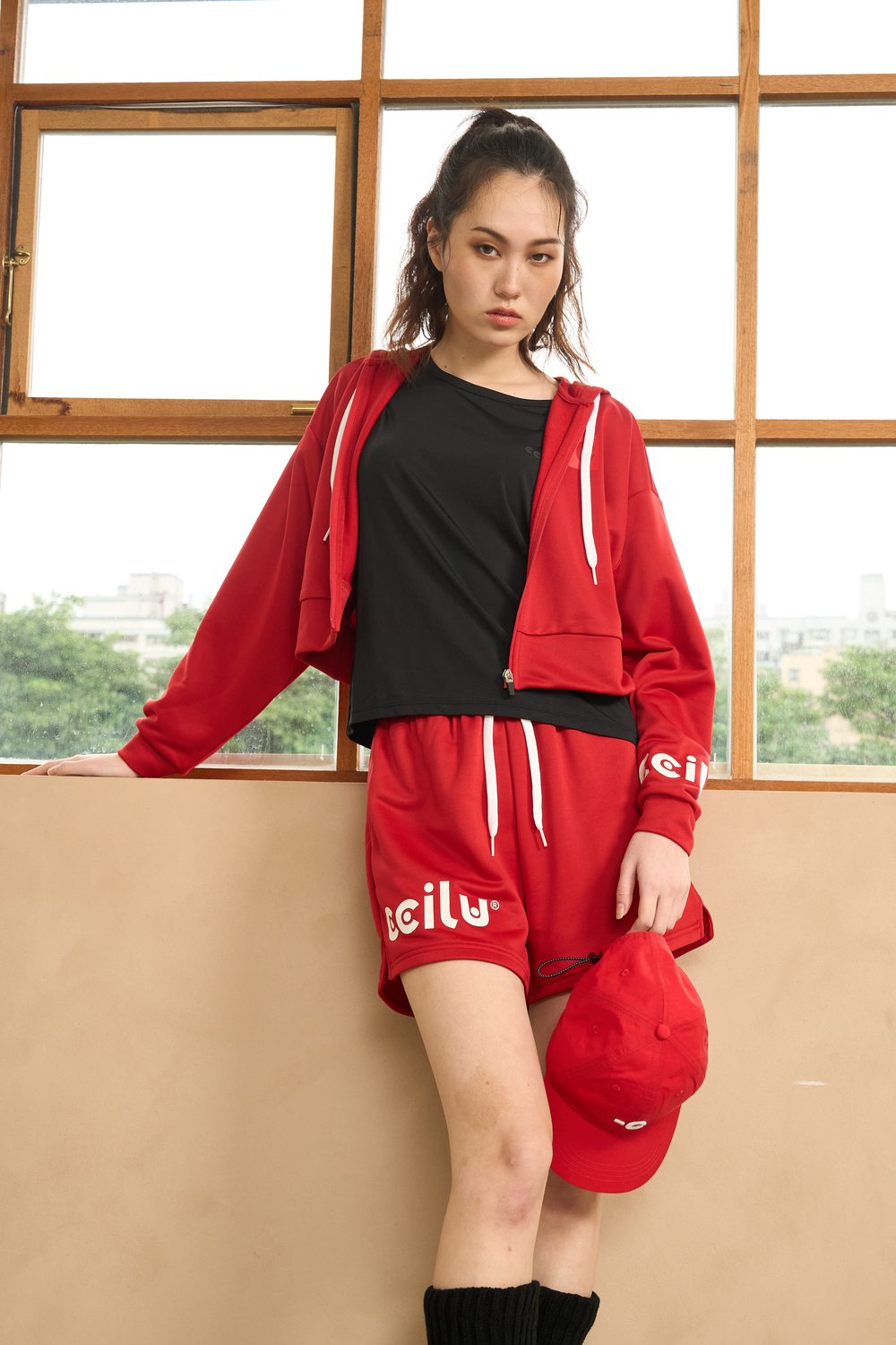 【CCILU】女款 環保紗運動短褲-黑/紅