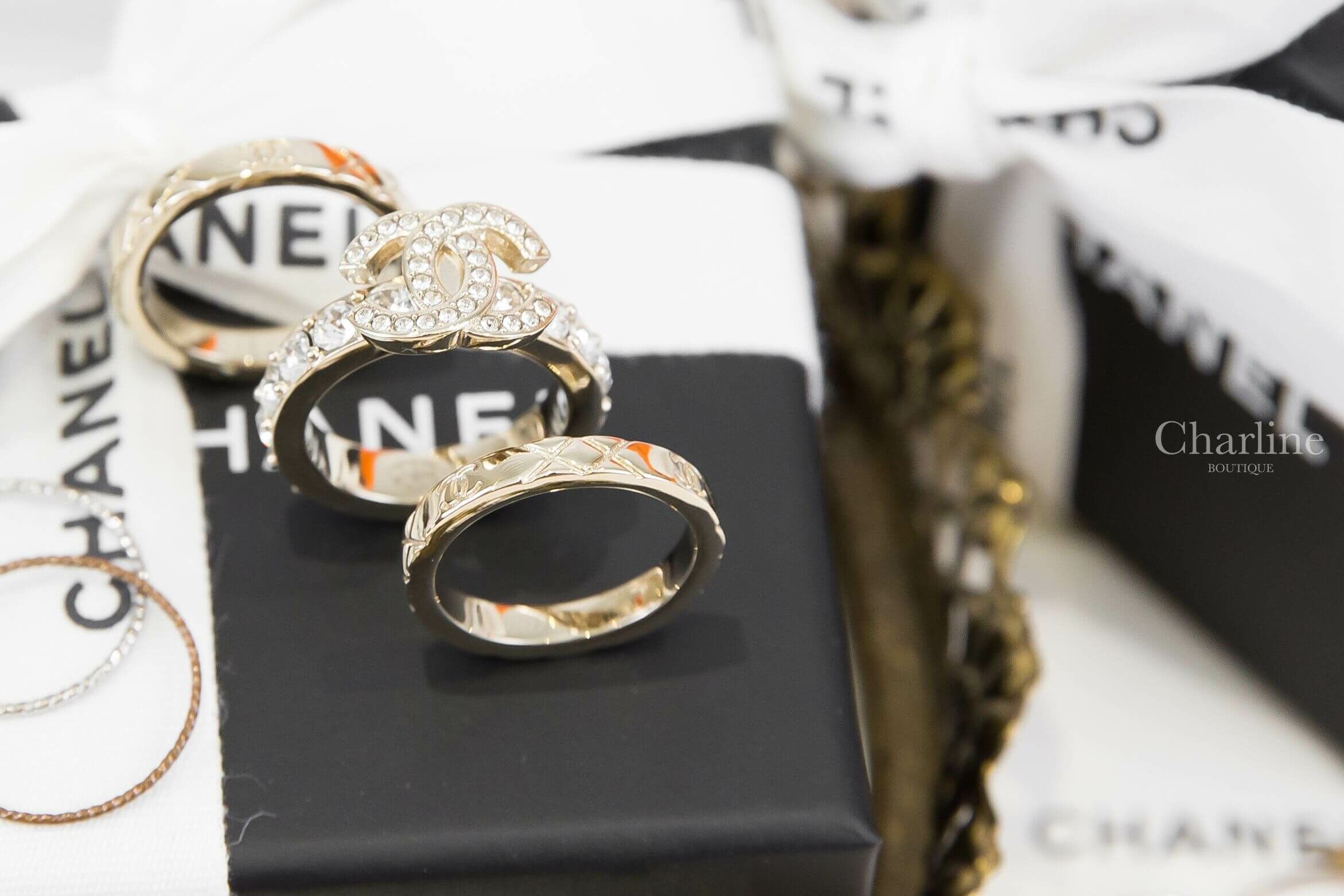 Chanel Ring 金色CC菱格紋/水鑽CC戒指三件組-Charline Boutique精品代購
