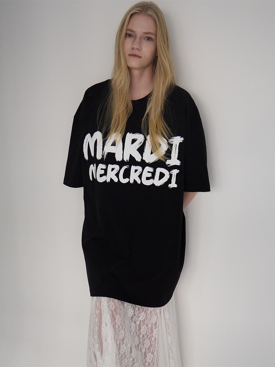 Mardi Mercredi OVERSIZED TSHIRT BRUSH LOGO CONTRAST_BLA