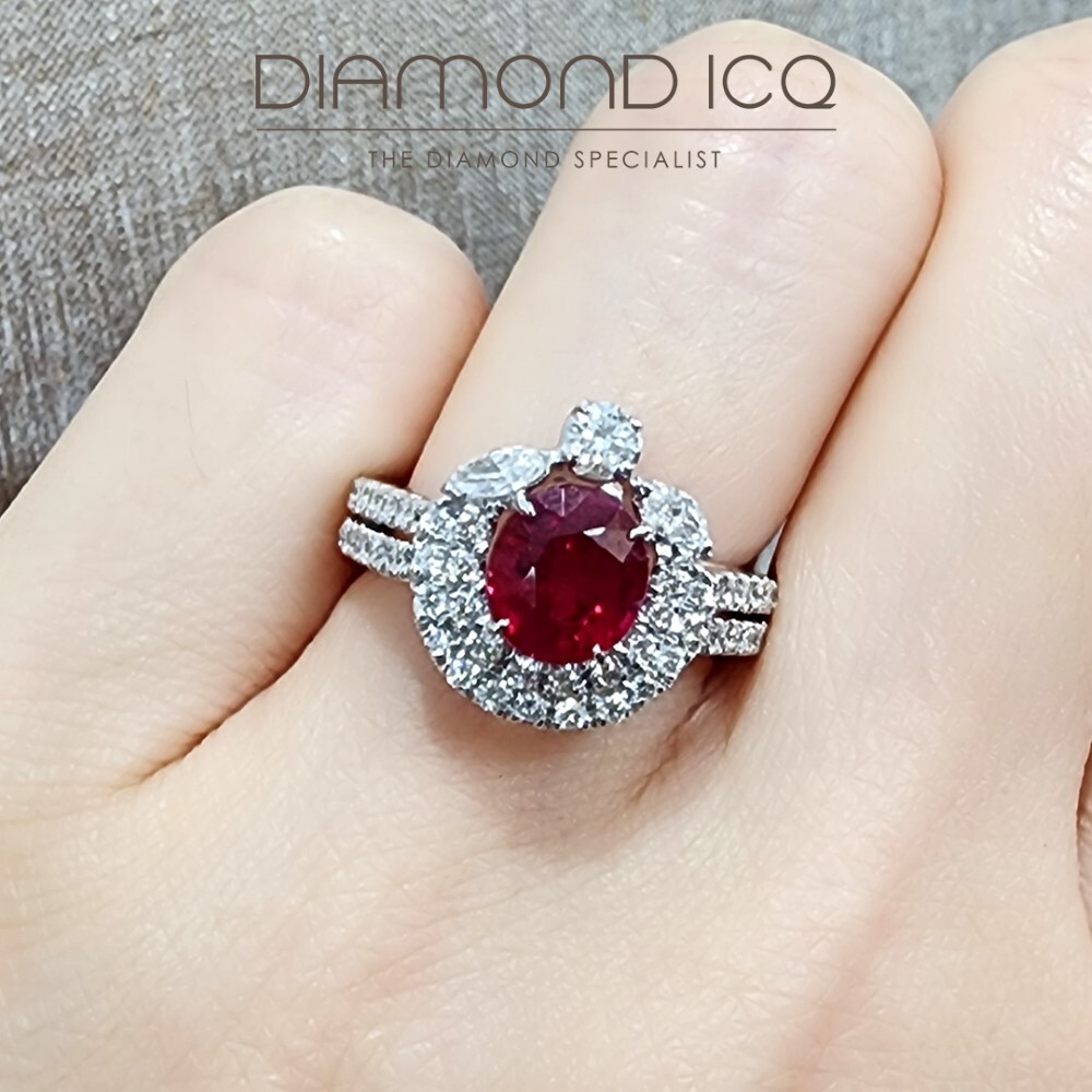 1.00ct Oval Ruby and Diamonds Ring in 18K White Gold