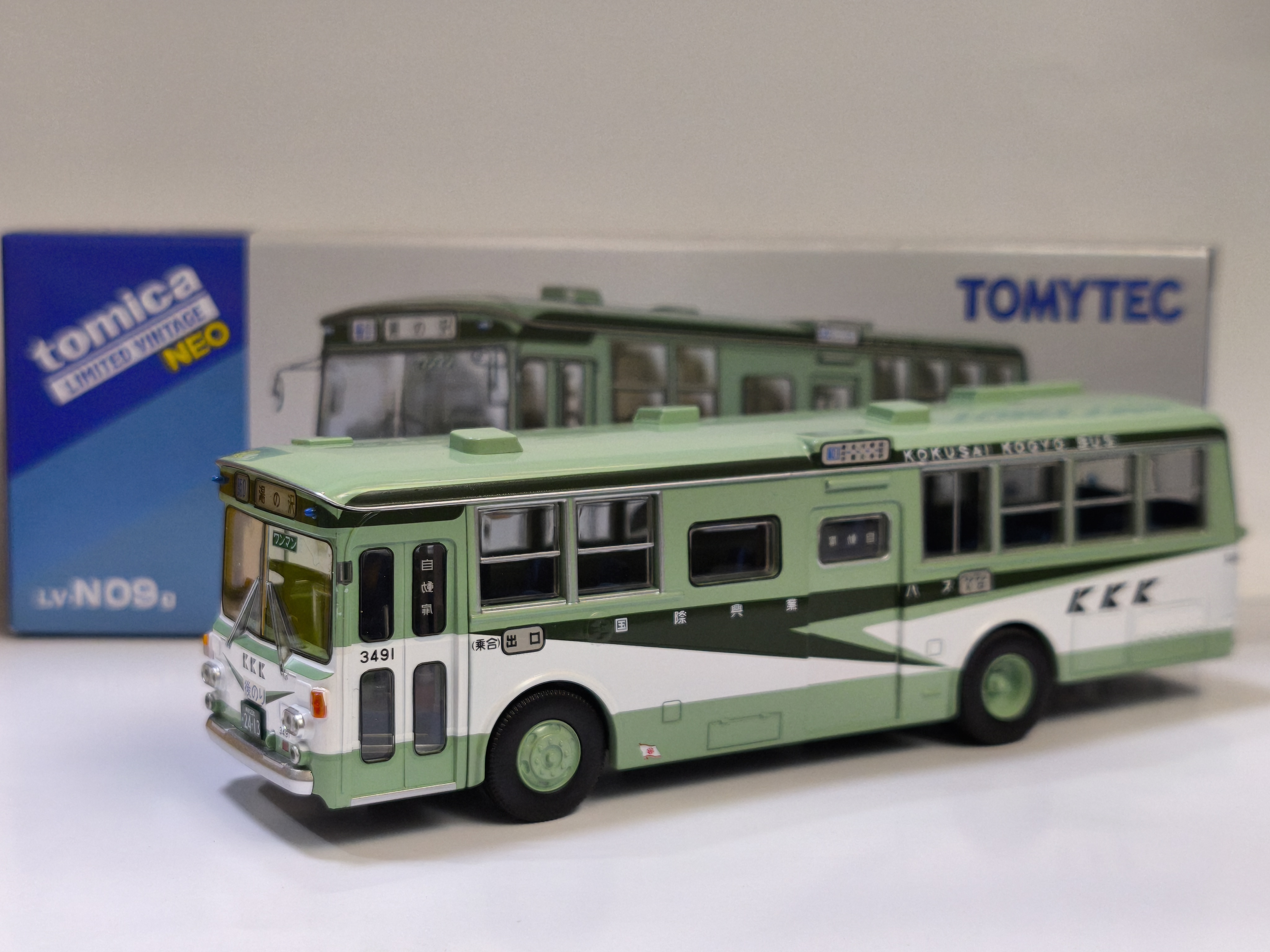 Tomytec 1/64 LV-N09g Isuzu BU04 bus (Kokusai Kogyo) rev