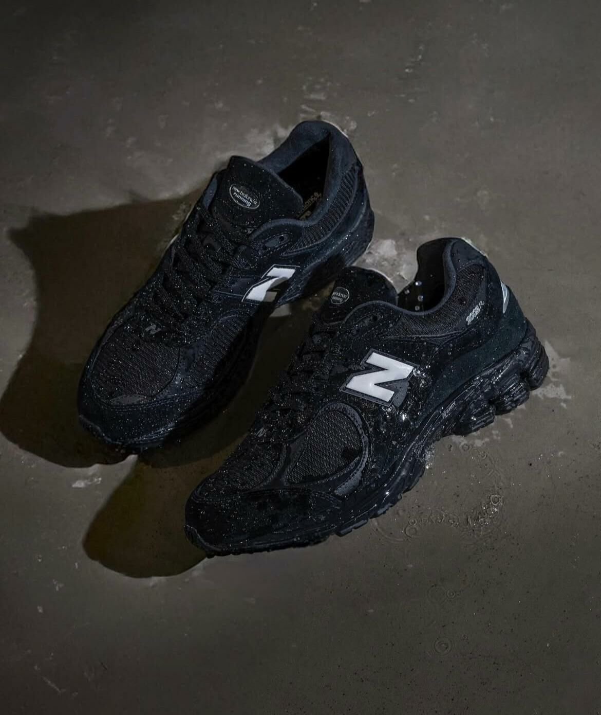 NEW BALANCE 2002R GTX