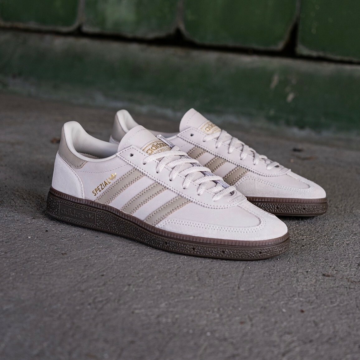 KTQ STORE ‧ Adidas Handball Spezial W 奶茶 經典休閒鞋 JI2644