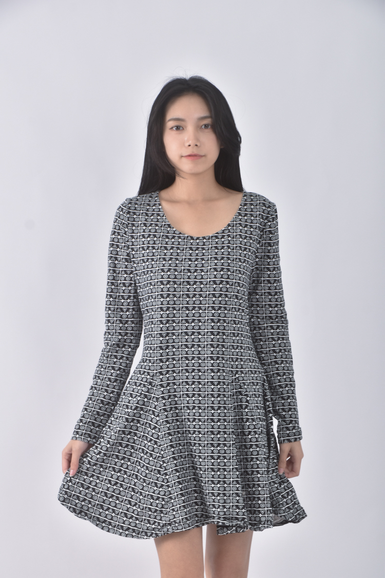 二拾衫-(L) lativ棉質圖紋黑色洋裝二手衣｜30日無條件退貨