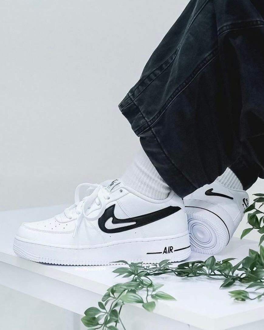 Nike - Air Force 1 Low Cut Out - Swoosh White Black (GS