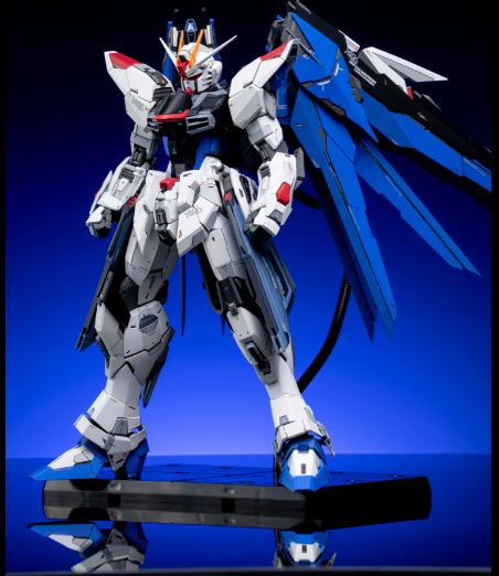 Unpainted and unassembled EA Studio 1/100 Freedom Gunda