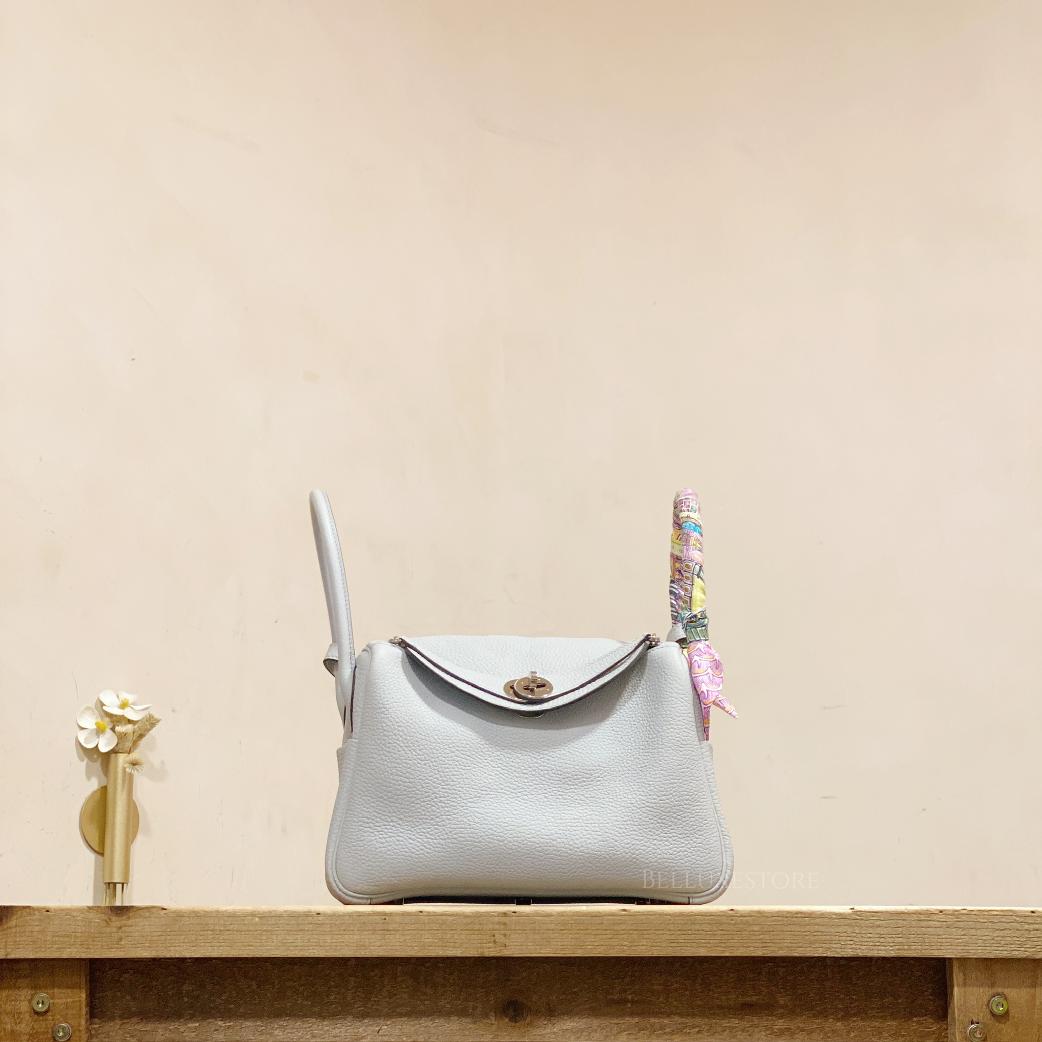 [Pre-owned] Hermes lindy 26 with twilly clemence sta...