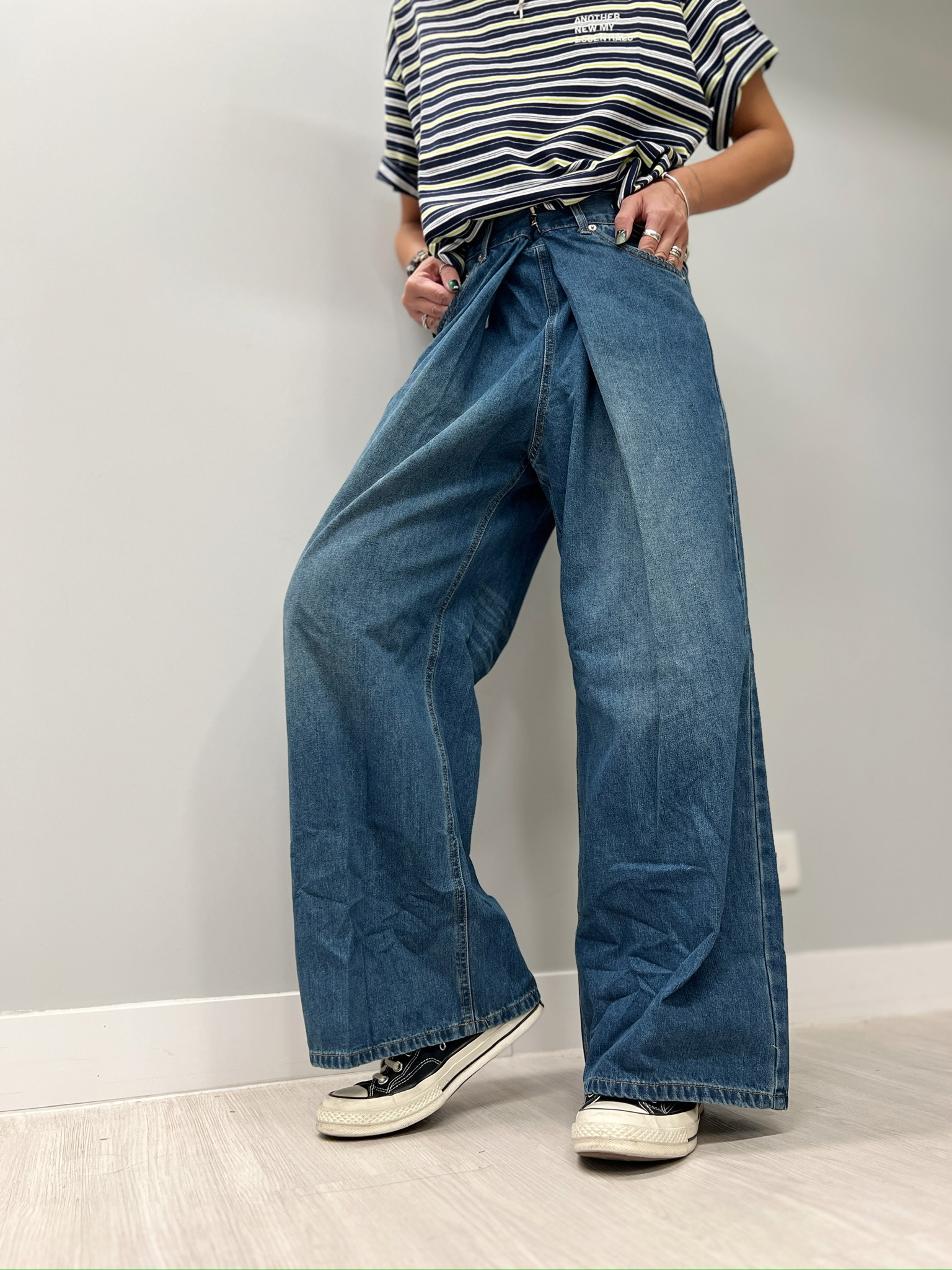 P217 - Front Tack Wide Pants