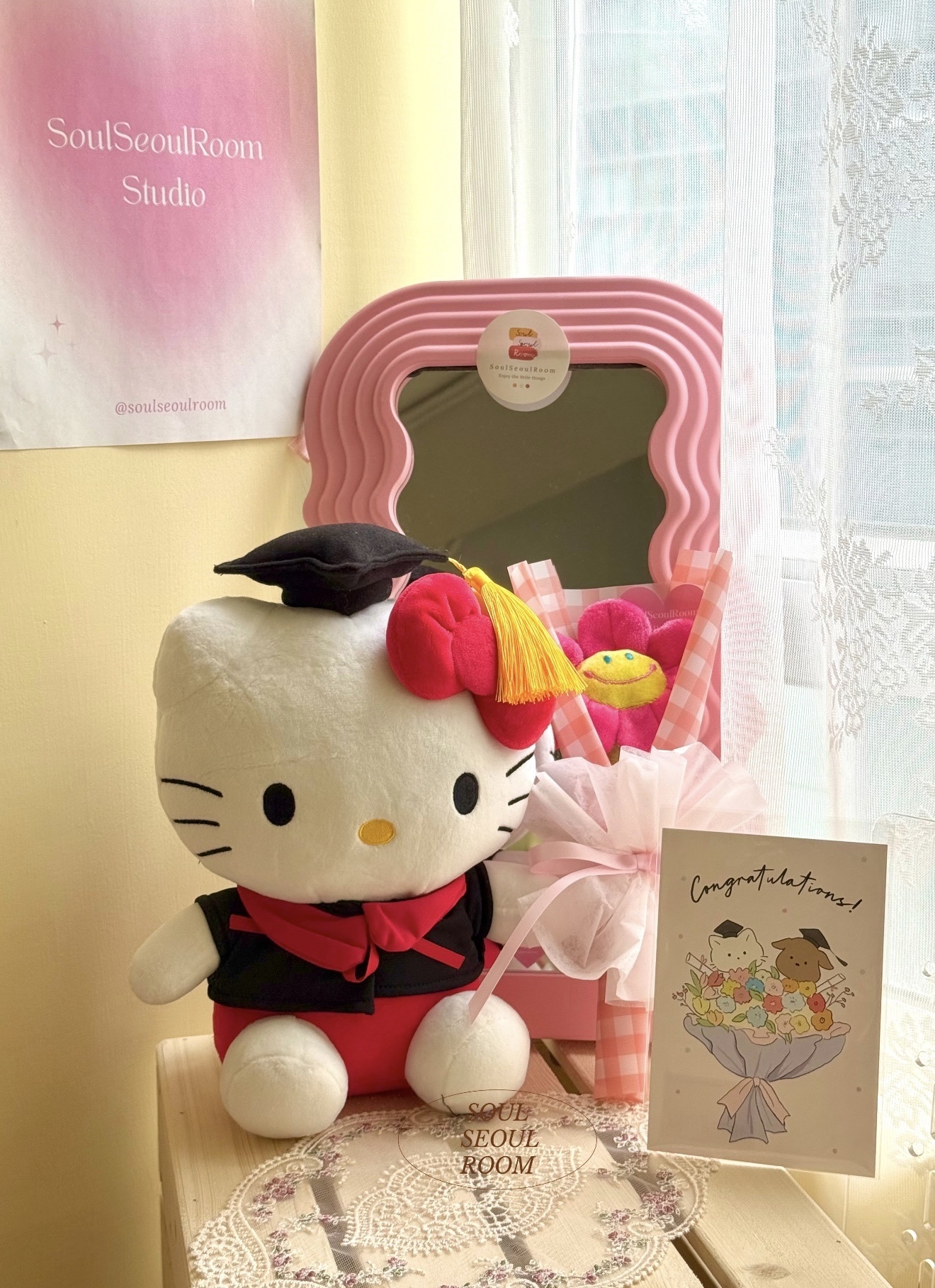 Hello Kitty Graduation Doll Gift Set 吉蒂貓 畢業公仔+小花 心意套裝