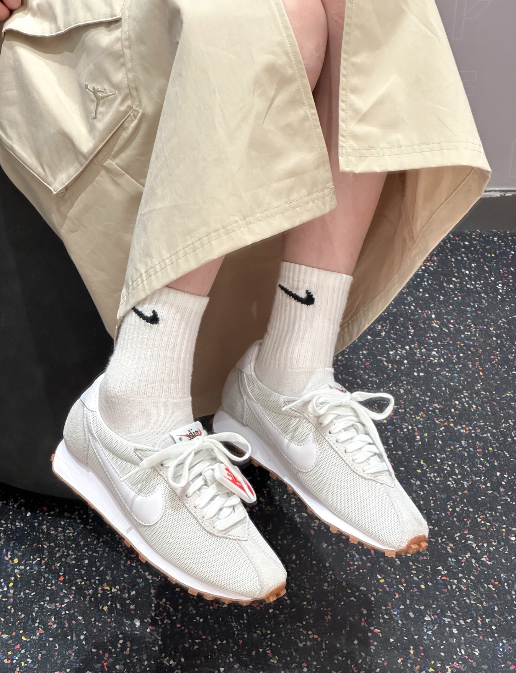 SUMMIT WHITE/WHITE-SAIL-GUM MED BROWN