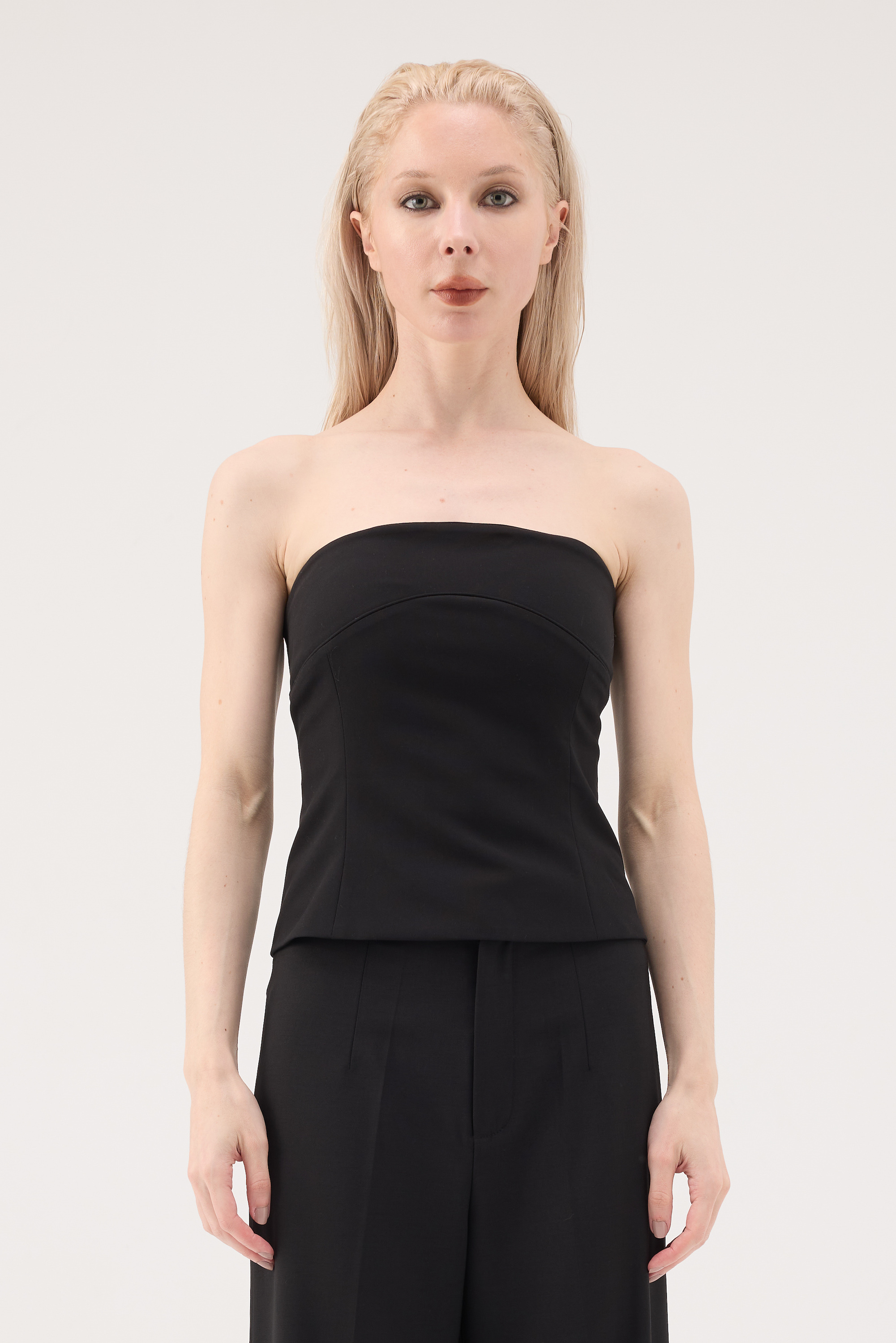 MANICHIACHIA-立體弧線平口上衣-黑