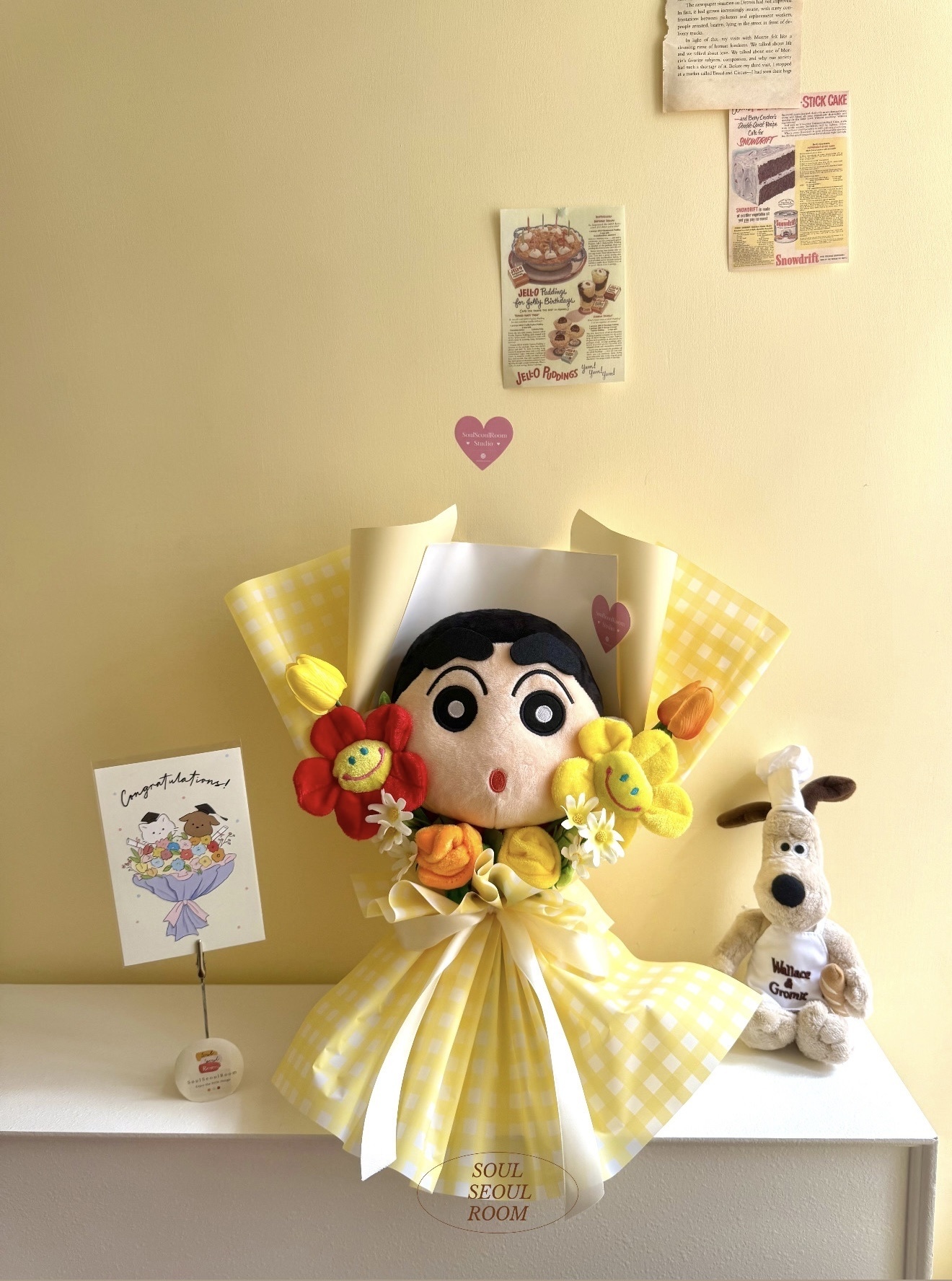 CRAYON SHIN-CHAN Doll Flower Bouquet 蠟筆小新 大公仔 畢業/生日花束
