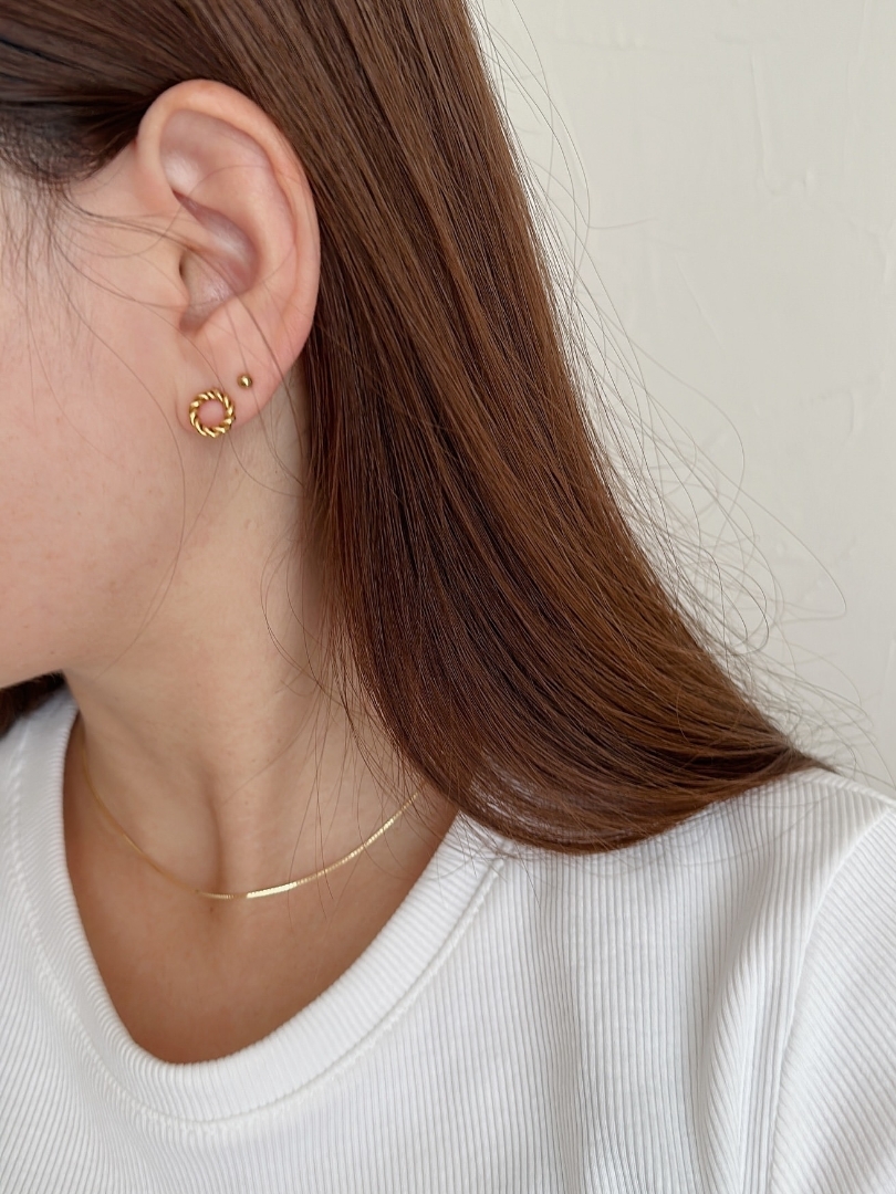 twist circle pierce | none tw