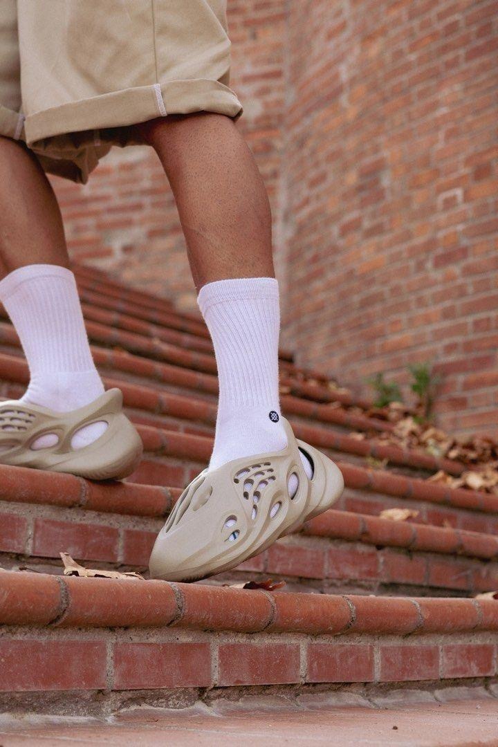 ADIDAS YEEZY FOAM RNNR STONE SALT GV6840