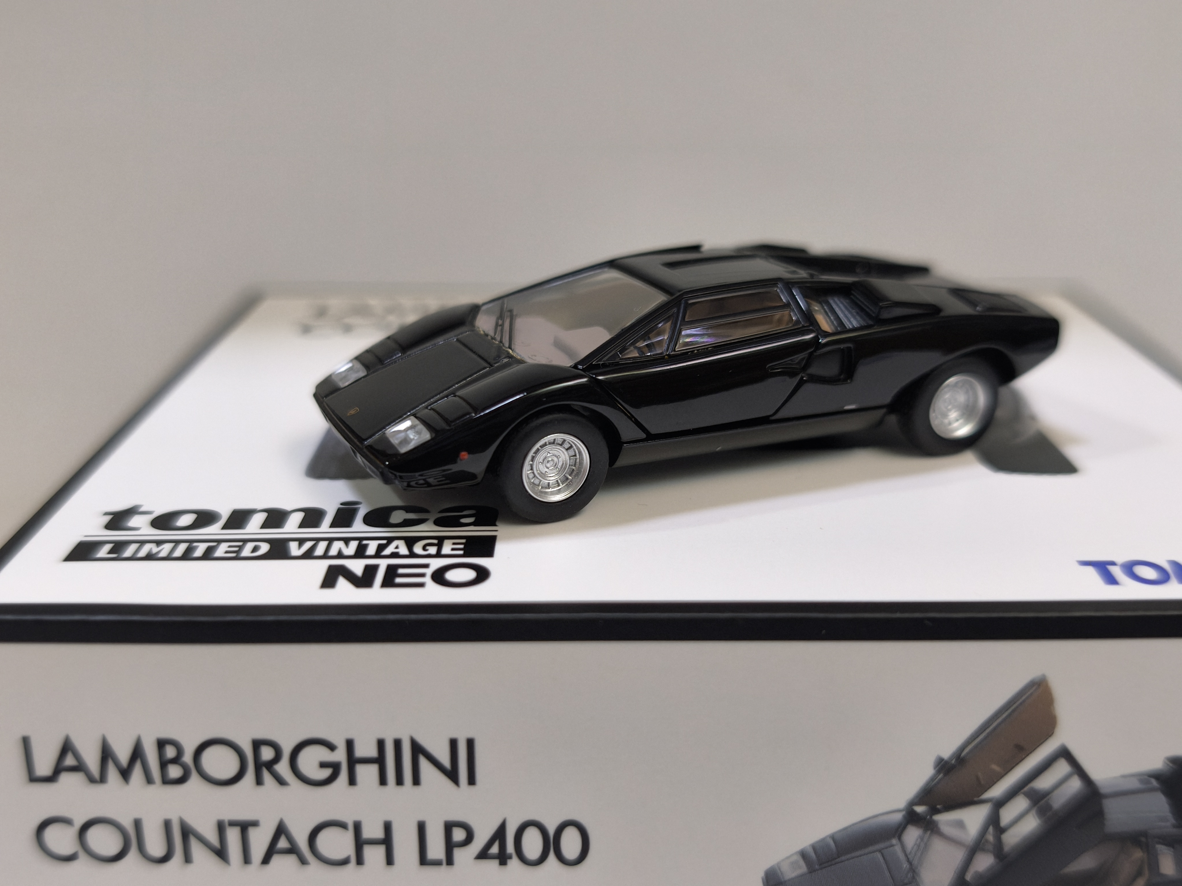 Tomytec 1/64 LV-N Lamborghini Countach LP400 (black)