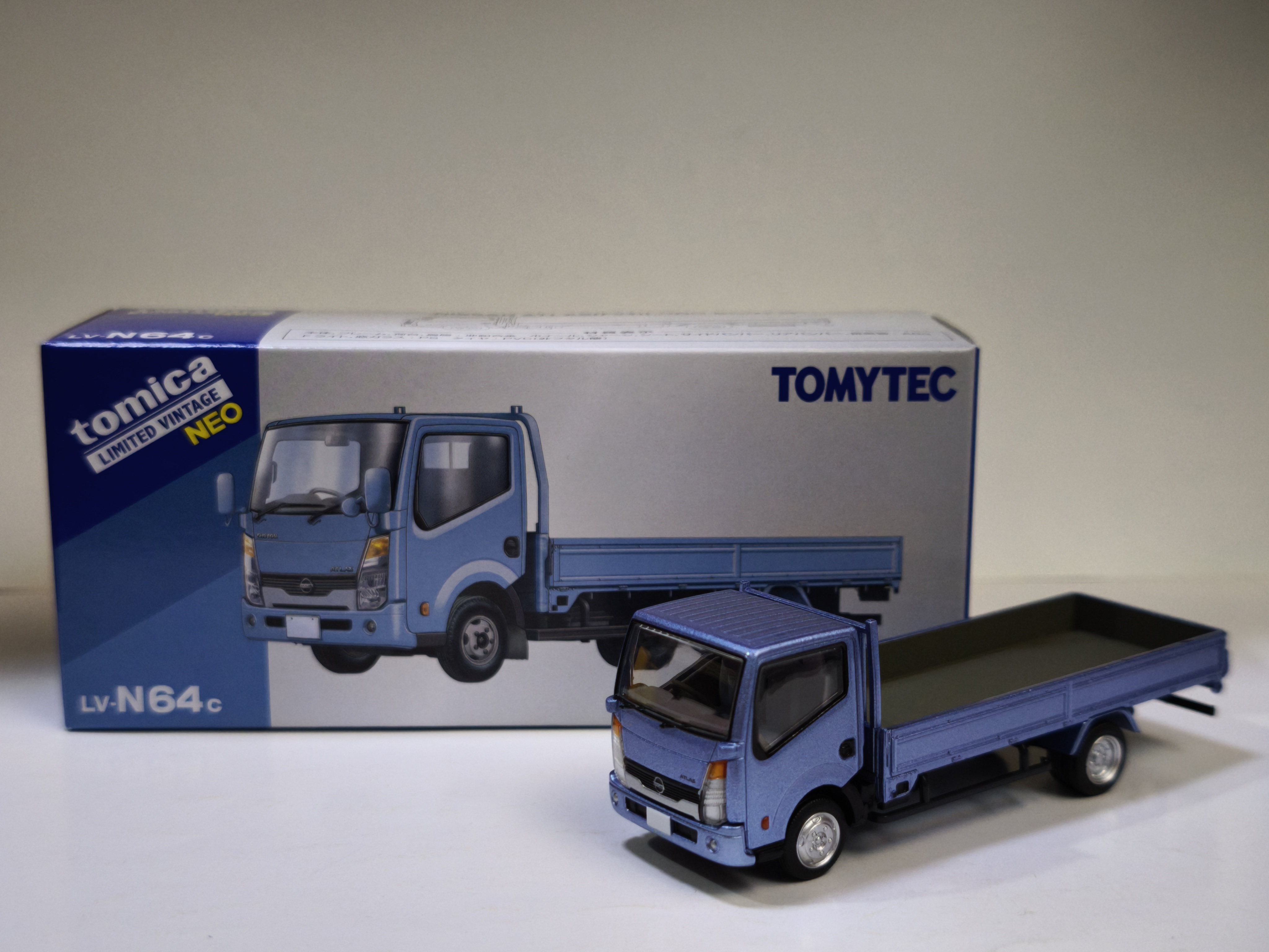 Tomytec 1/64 LV-N64c Nissan Atlas (F24) Long Body Full