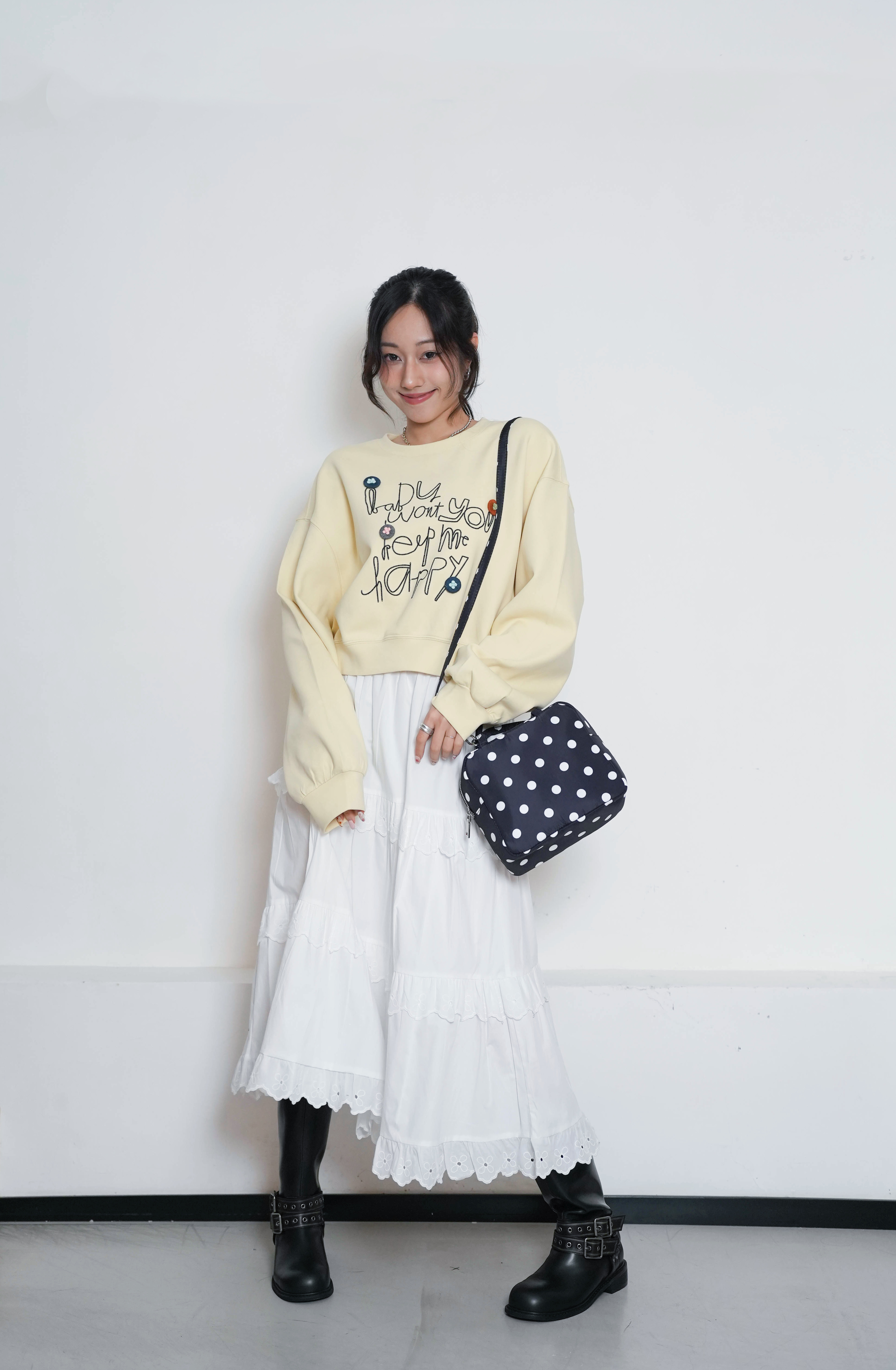 script fonts sweater with button details (2 colours)