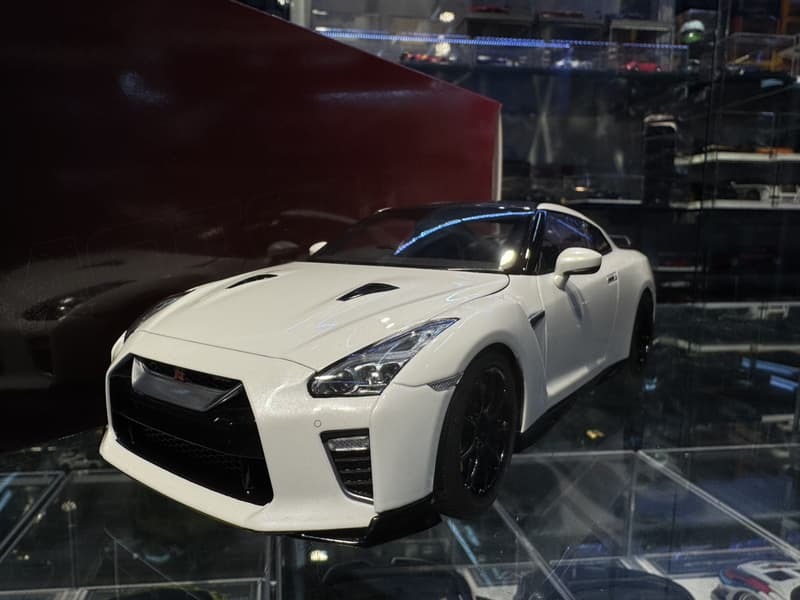 MotorHelix Nissan GT-R R35 Track Edition Nismo 白色 1/18