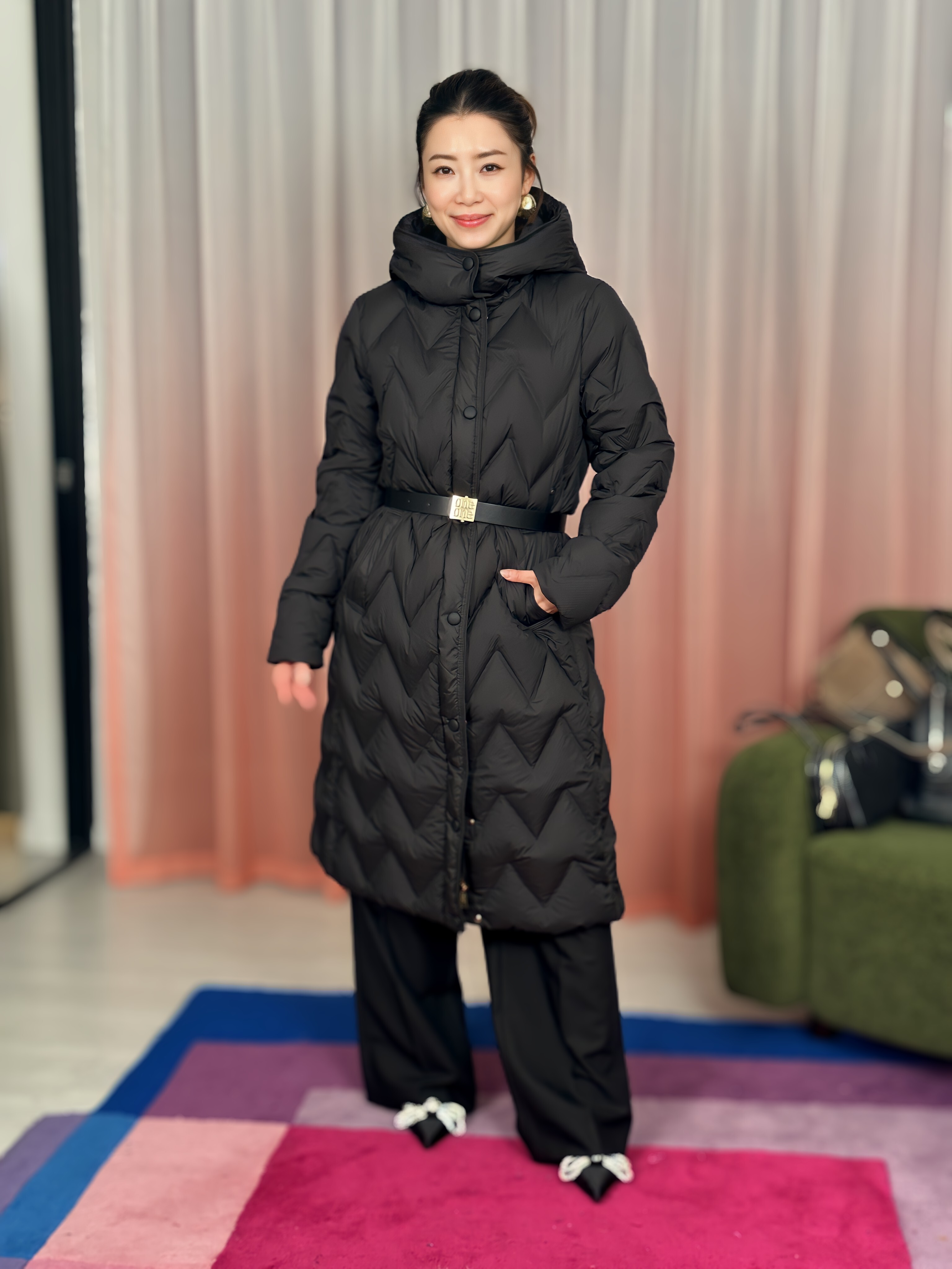 ANOTHERONE長版波浪紋連帽羽絨外套(黑色)